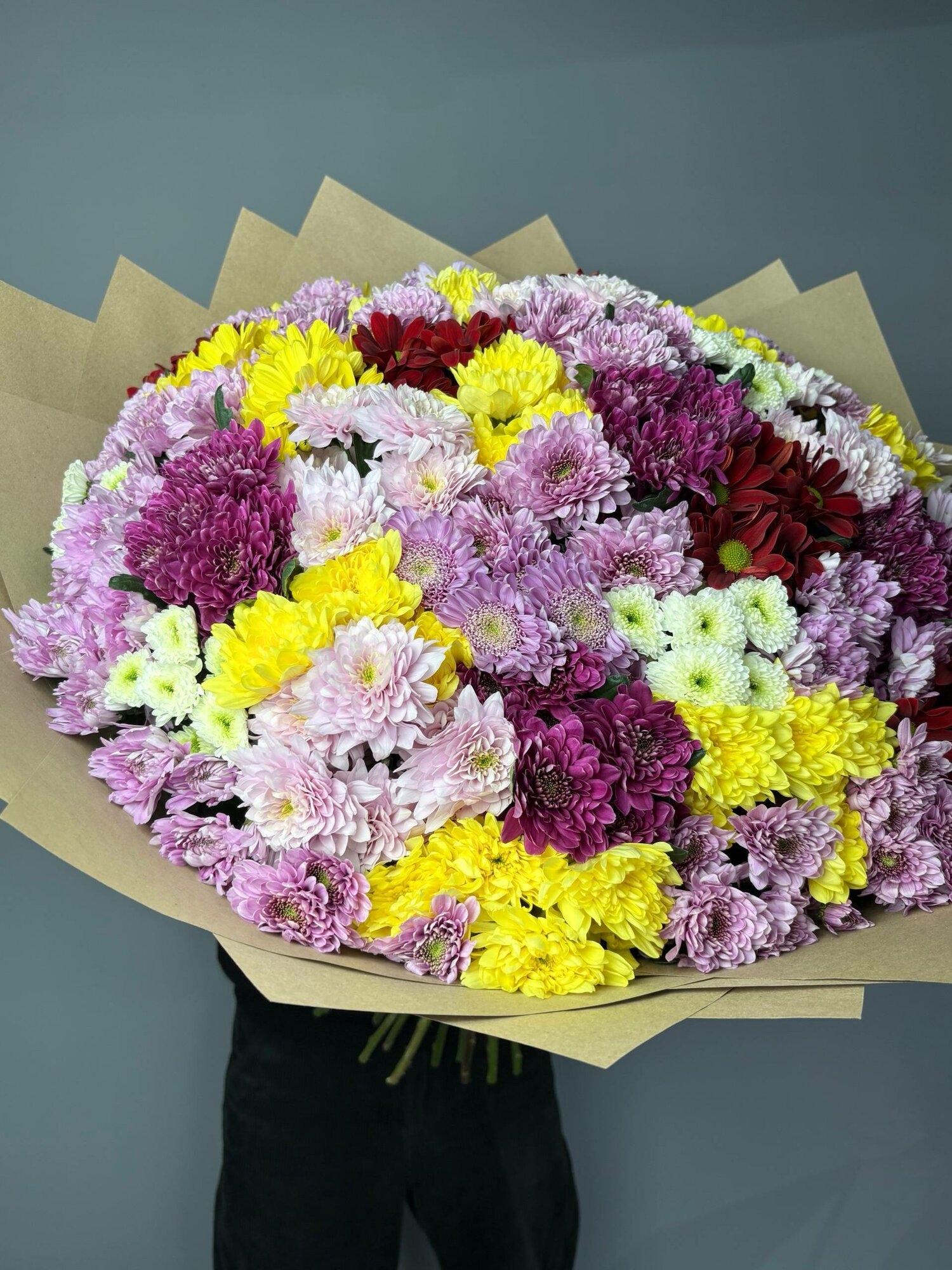 WEST FLORA Фейерверк Радости: гигантский букет из 51 кустовой хризантемы – купить с доставкой