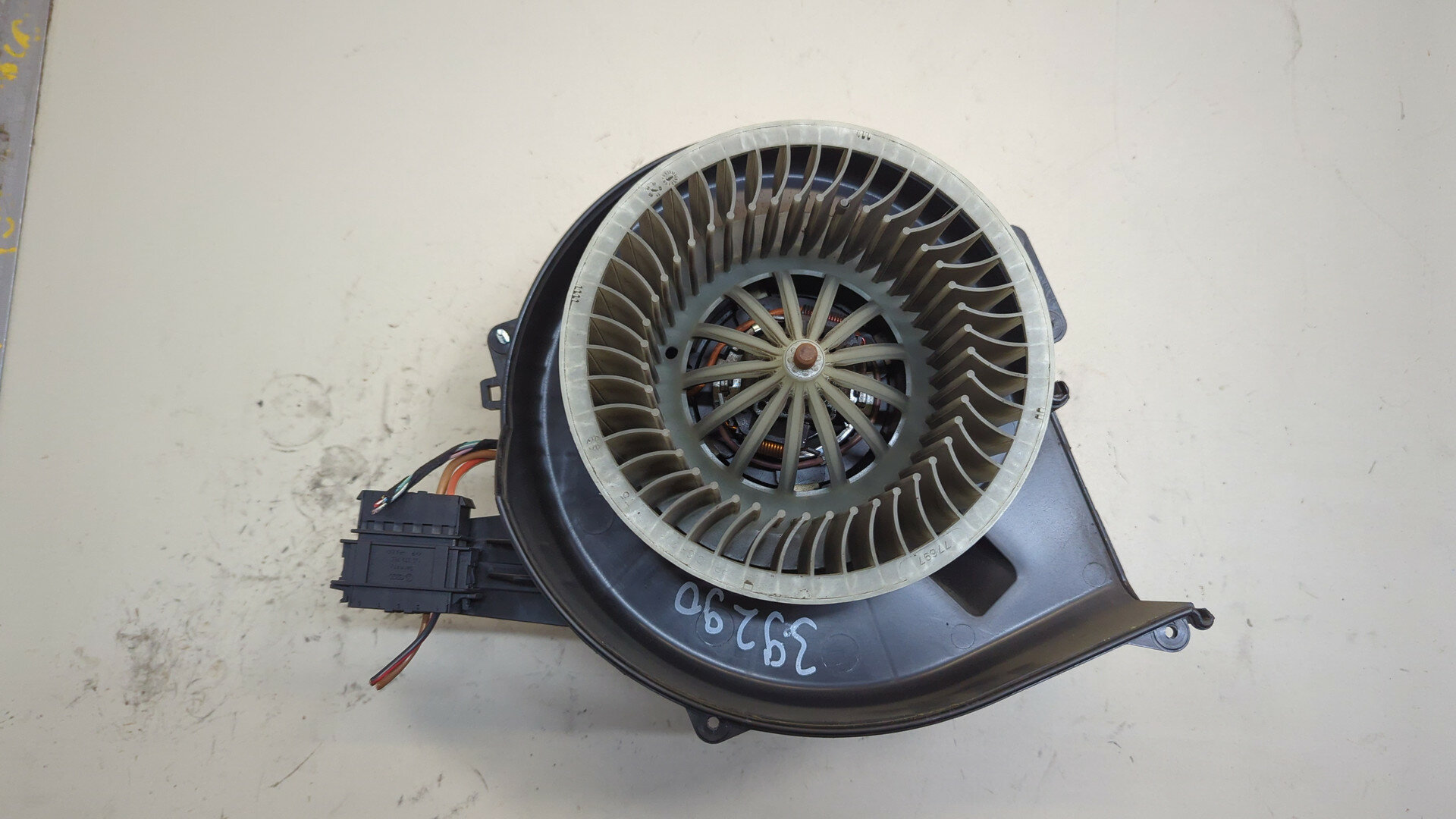 Двигатель отопителя (моторчик печки) Skoda Fabia Б/У