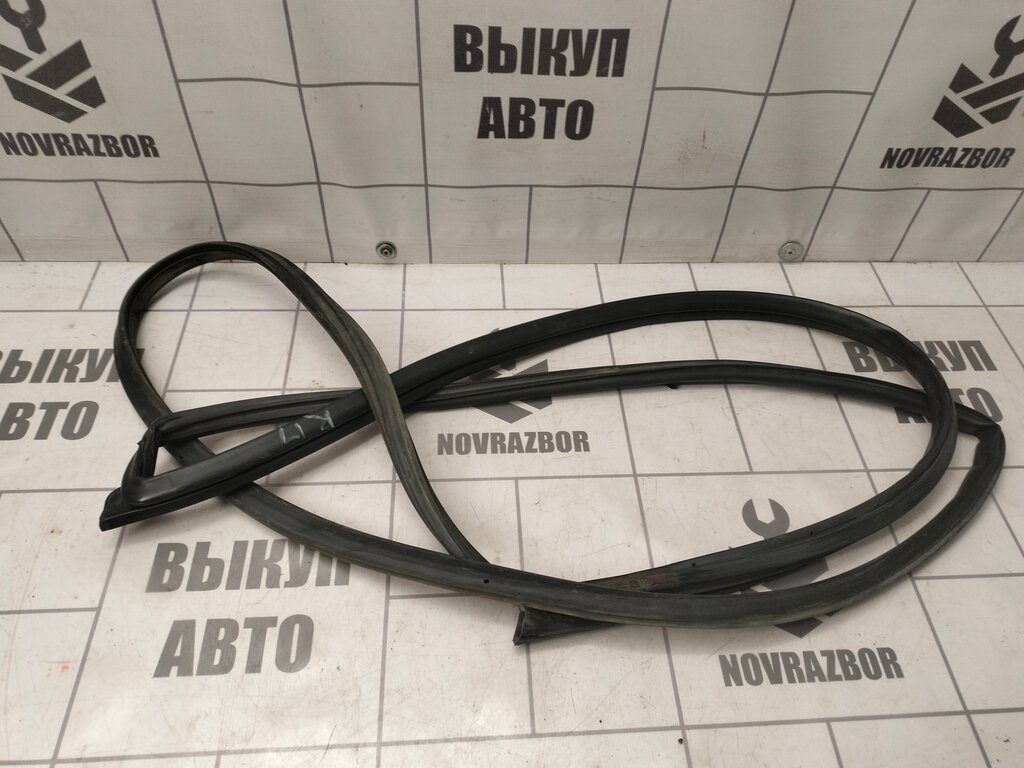 Уплотнитель двери Hyundai Elantra 3 00-05