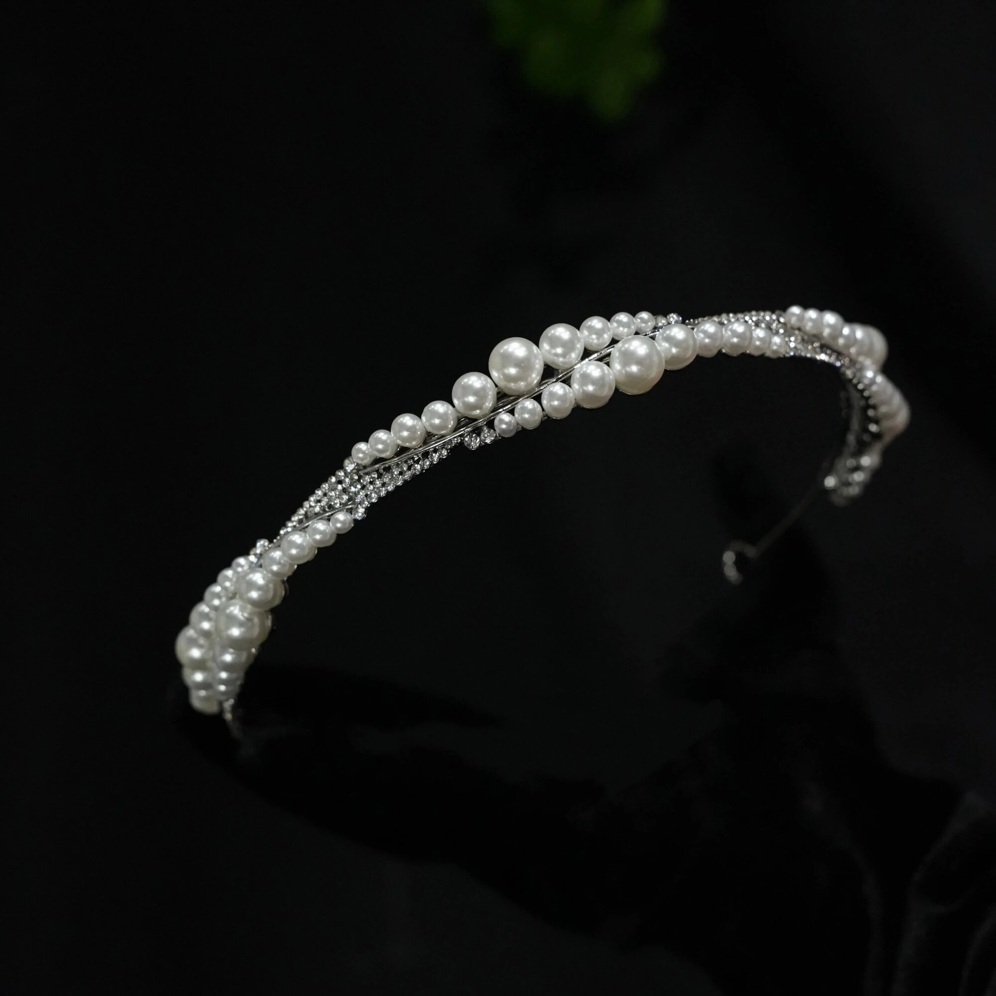 Свадебная диадема из жемчуга и циркония