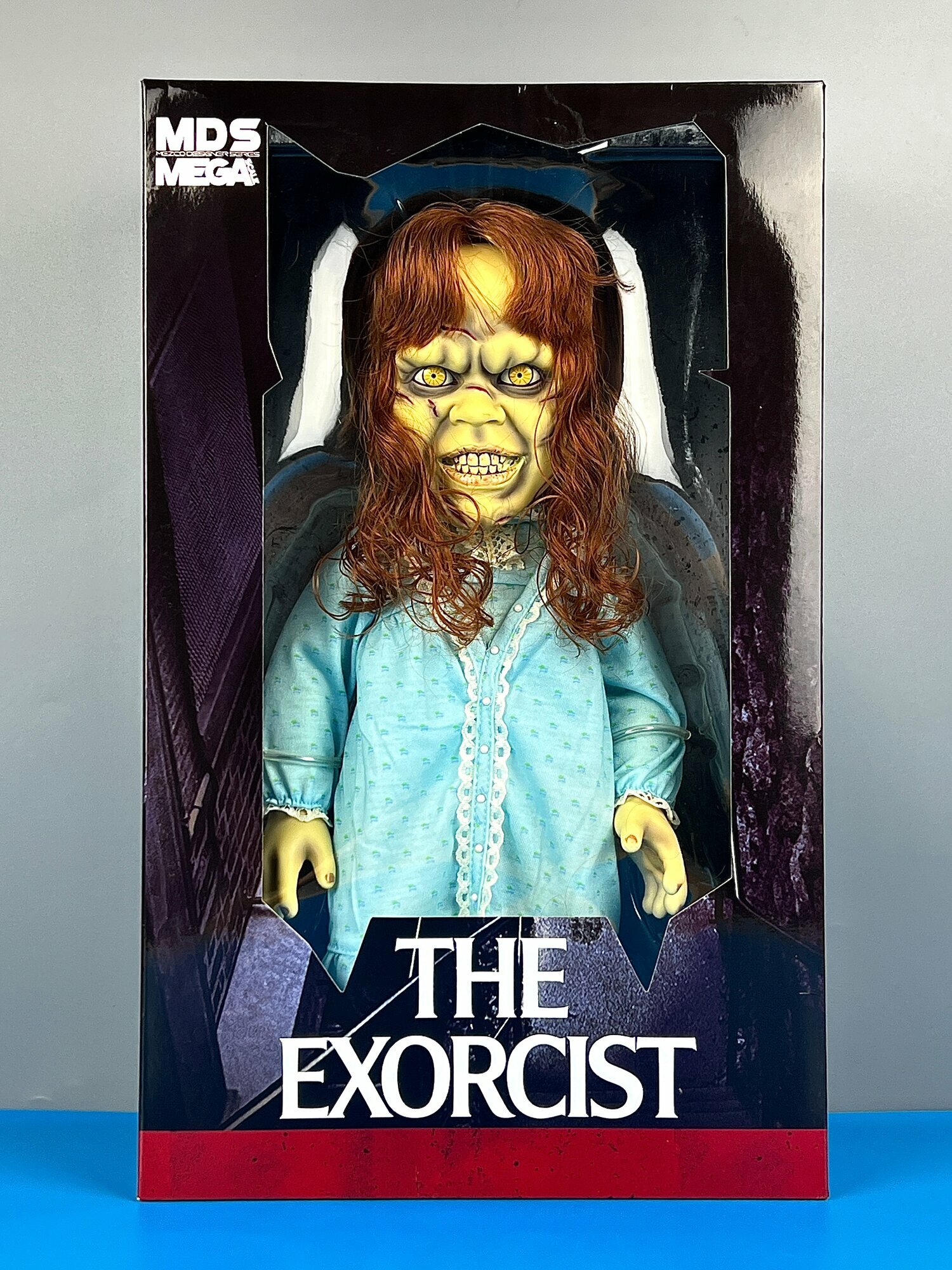 Фигурка Regan MacNeil, The Exorcist / Mezco Toyz, Mega Scale / Кукла Риган МакНил, Экзорцист, Изгоняющий дьявола, 36 см.