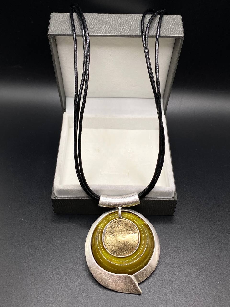 Чокер, эпоксидная смола