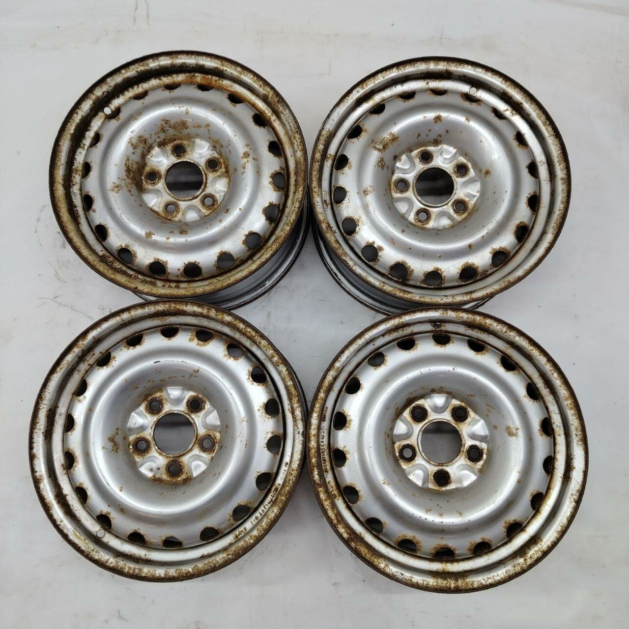 Колесные диски Штампованные 16x6.5 PCD 5x114.3 D67.1 ET45 (Реплика)