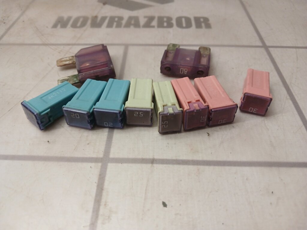 Предохранитель Opel Astra H / Family 2004 >