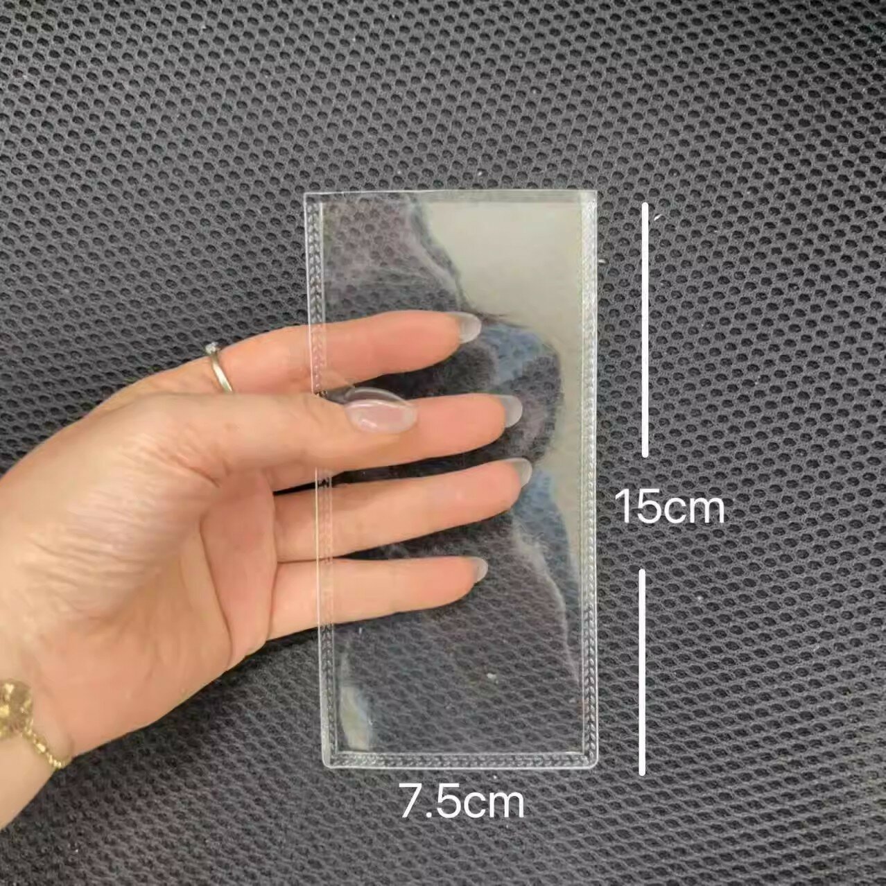 В наличии: ультрапрозрачные утолщенные ПВХ-пакеты толщиной 48 микрон с самозакрывающимся клапаном, пакеты для часов, цифровых устройств, рыболовных принадлежностей, подвесок и ожерелий.