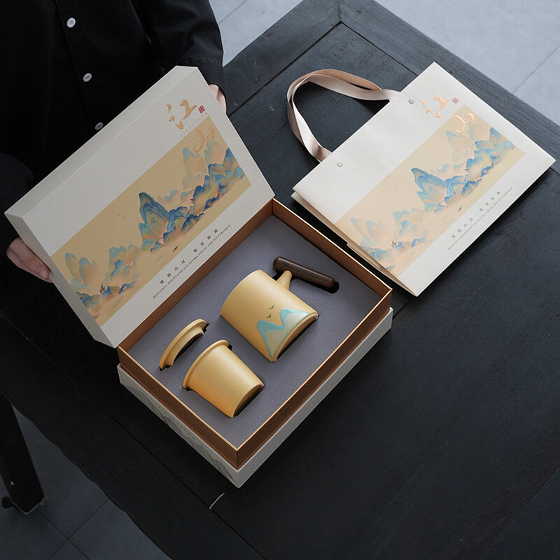 Подарки на открытие ежегодного корпоративного собрания, деловые подарки для клиентов и сотрудников, практичные сувениры премиум-класса, памятные изделия для корпоративных мероприятий.