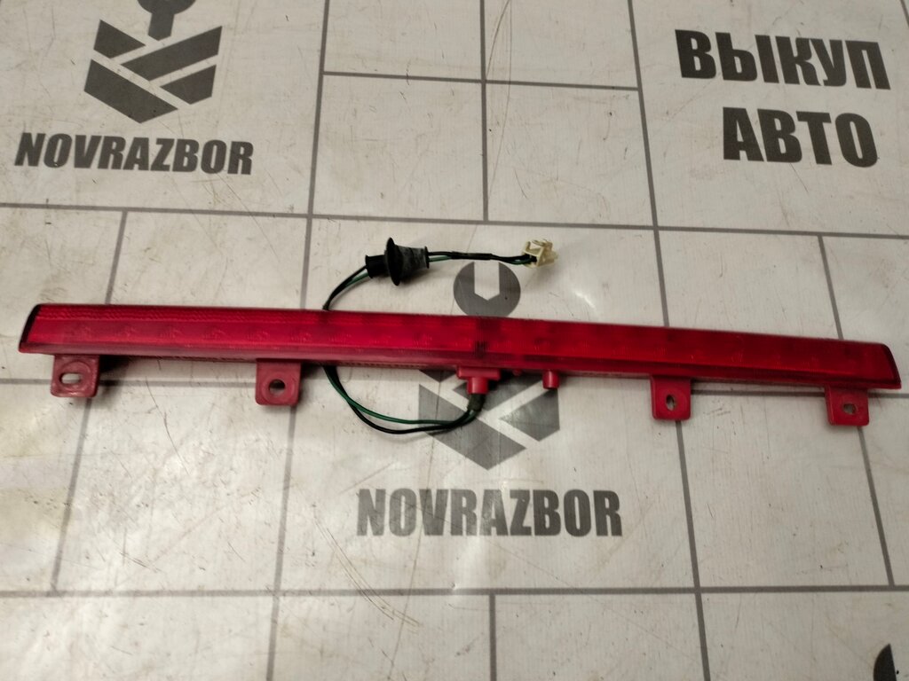 Фонарь задний (стоп сигнал) Mazda 323 BJ Protege Familia 1998-2002