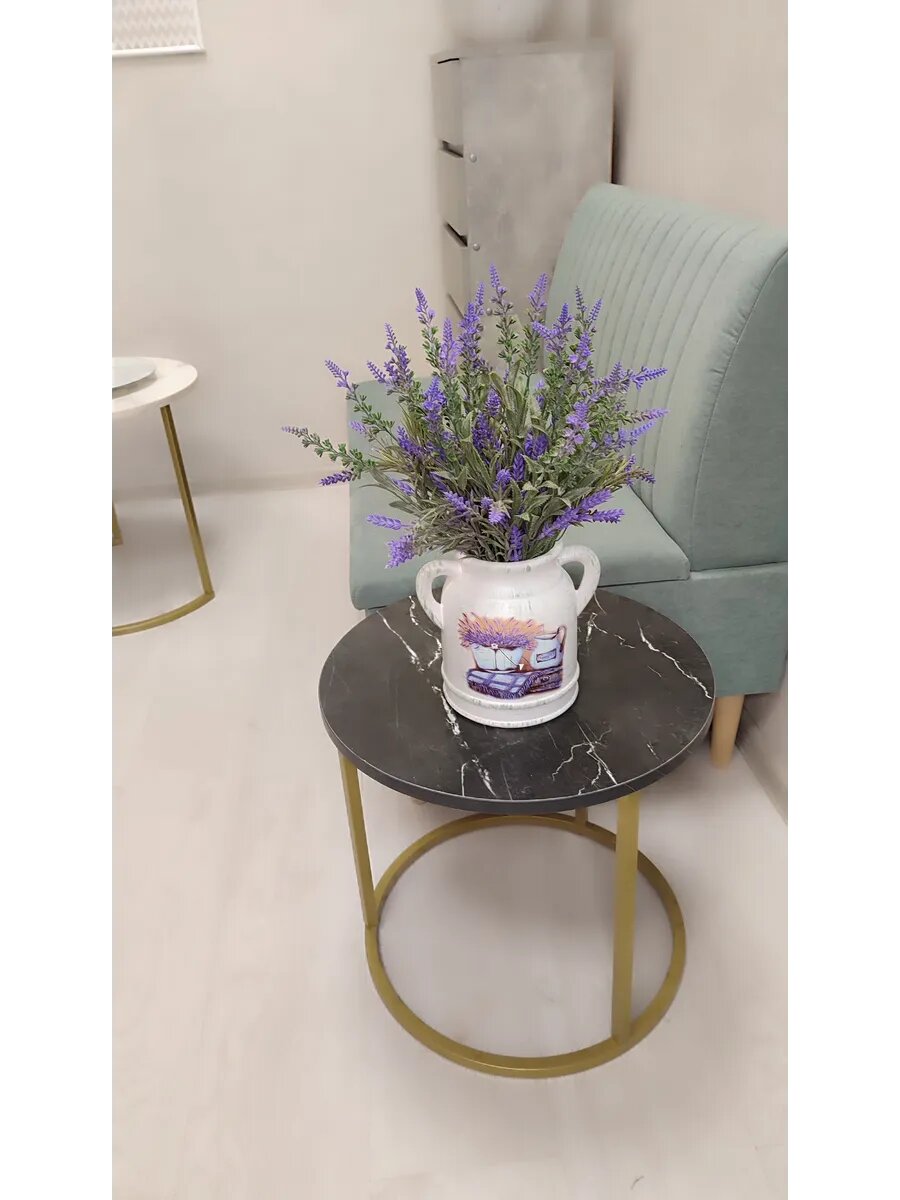 Композиция из искусственной лаванды в керамическом кашпо