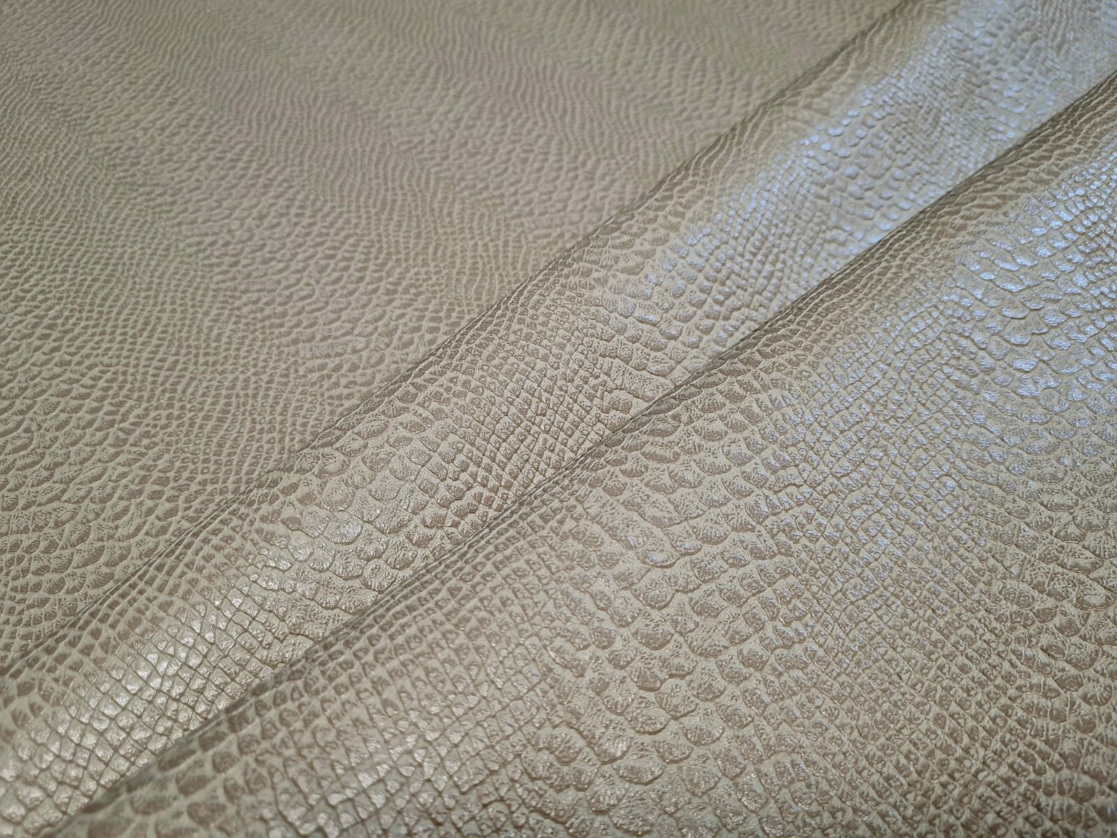 Искусственная кожа "Питон" для перетяжки, реставрации и ремонта диванов, кресел, стульев. Любой метраж единым отрезом при оформлении покупки в одном заказе