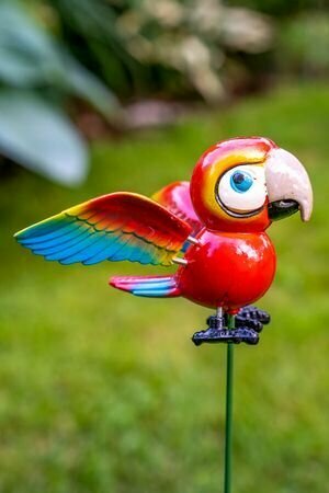 Садовый штекер попугай эркюль, металл, пластик, красный, 67 см, Koopman International 557000900-1