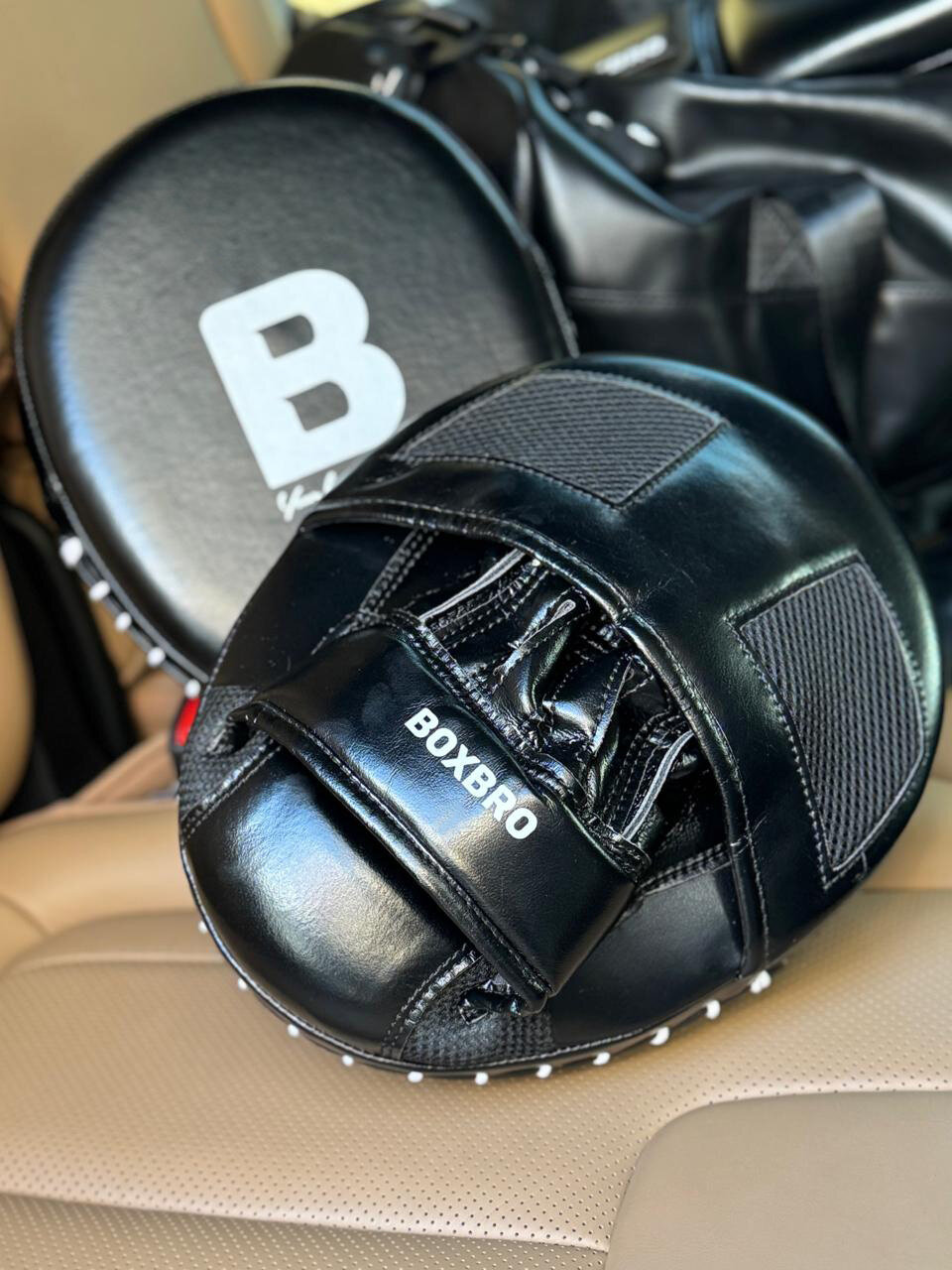 Боксерские лапы BOXBRO premium air (пара)