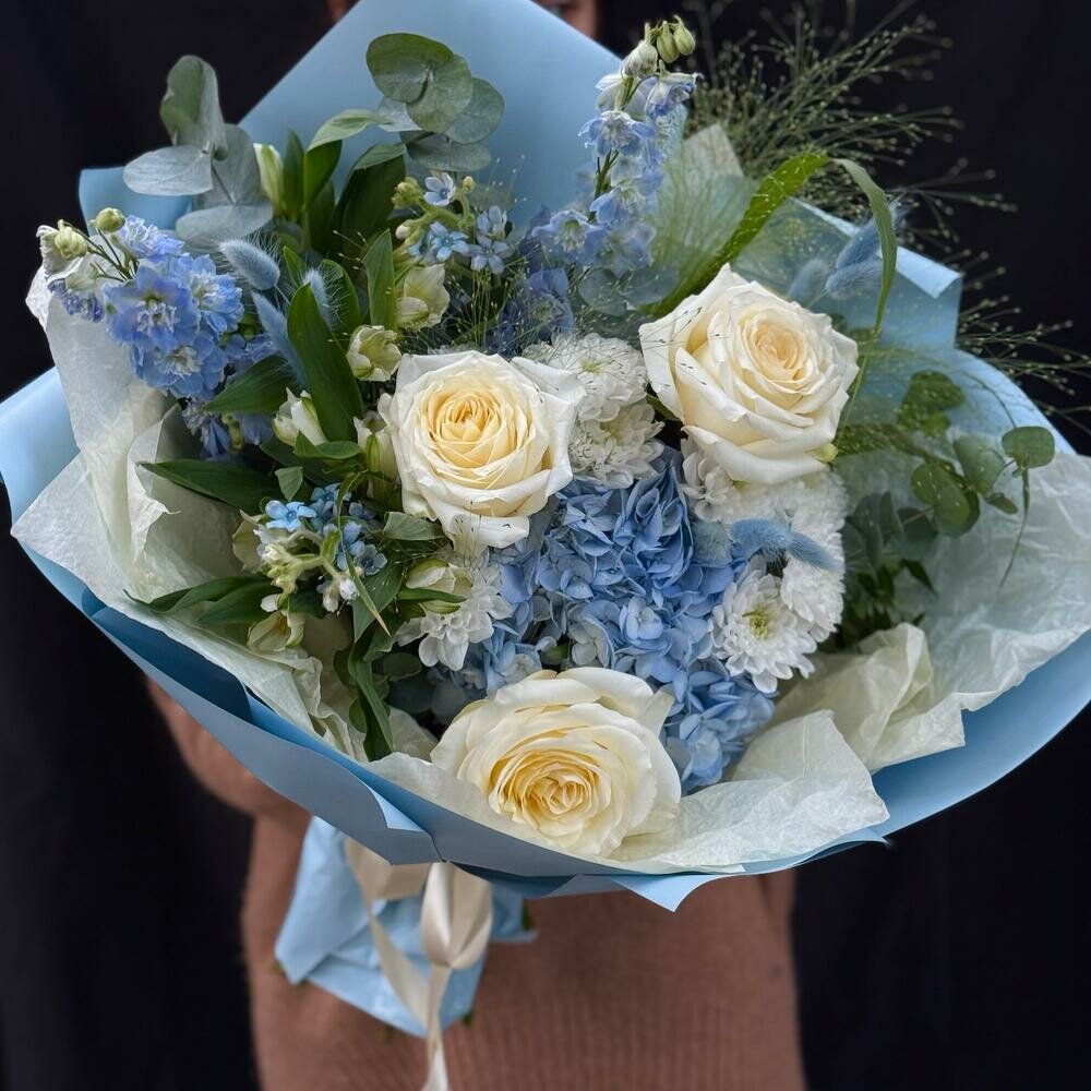 Букет голубая гортензия и дельфиниум, изысканная композиция, роскошный букет премиум цветы