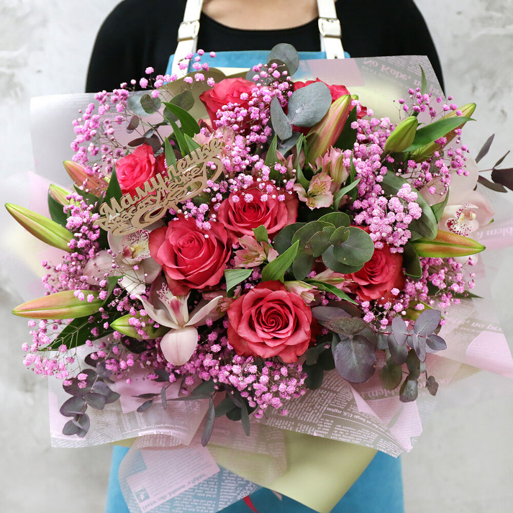 Букет "Мамулечке красотулечке", роза, лилия, альстромерии, орхидея, гипсофил