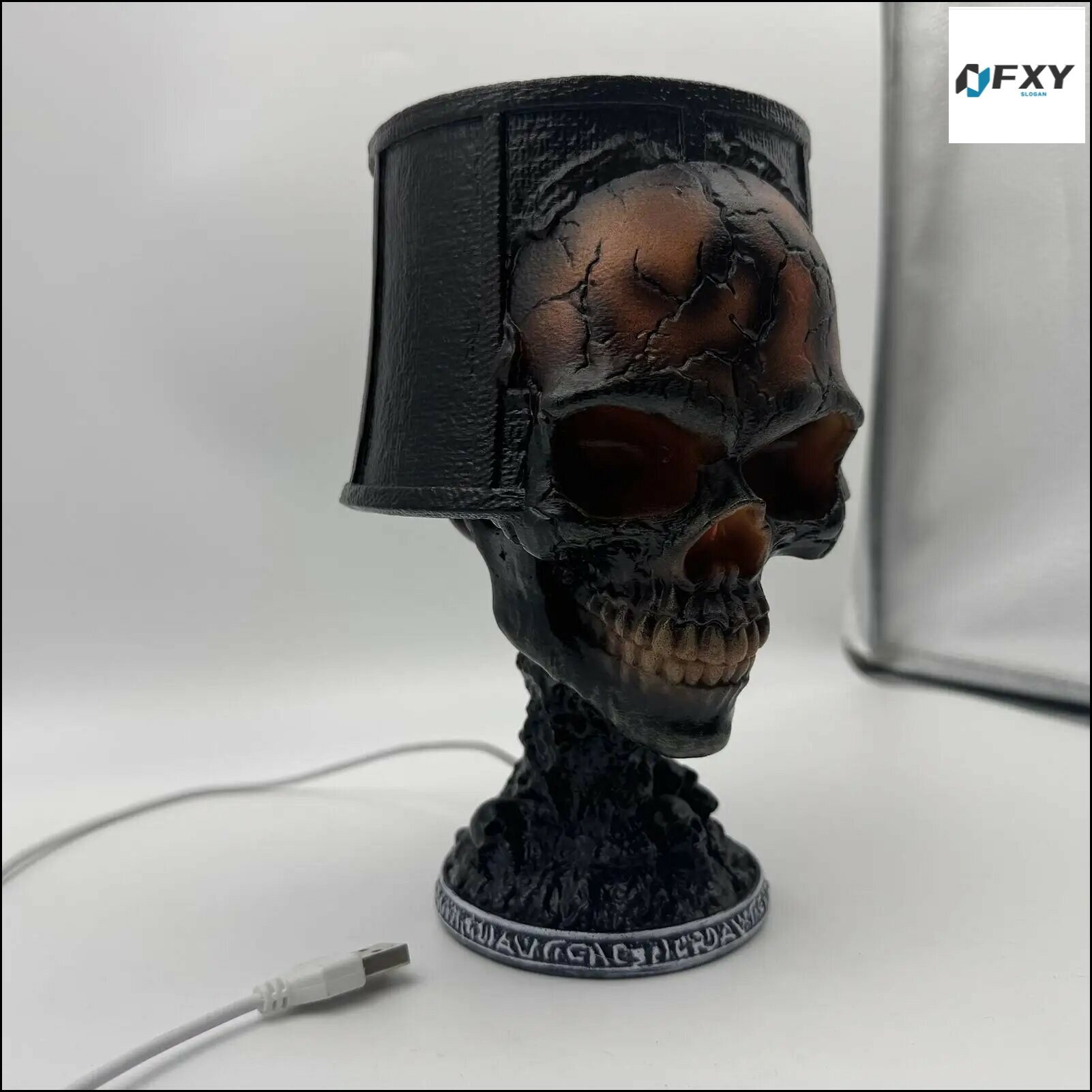 Эксклюзивный светильник в готическом стилеЭксклюзивный светильник в готическом стиле