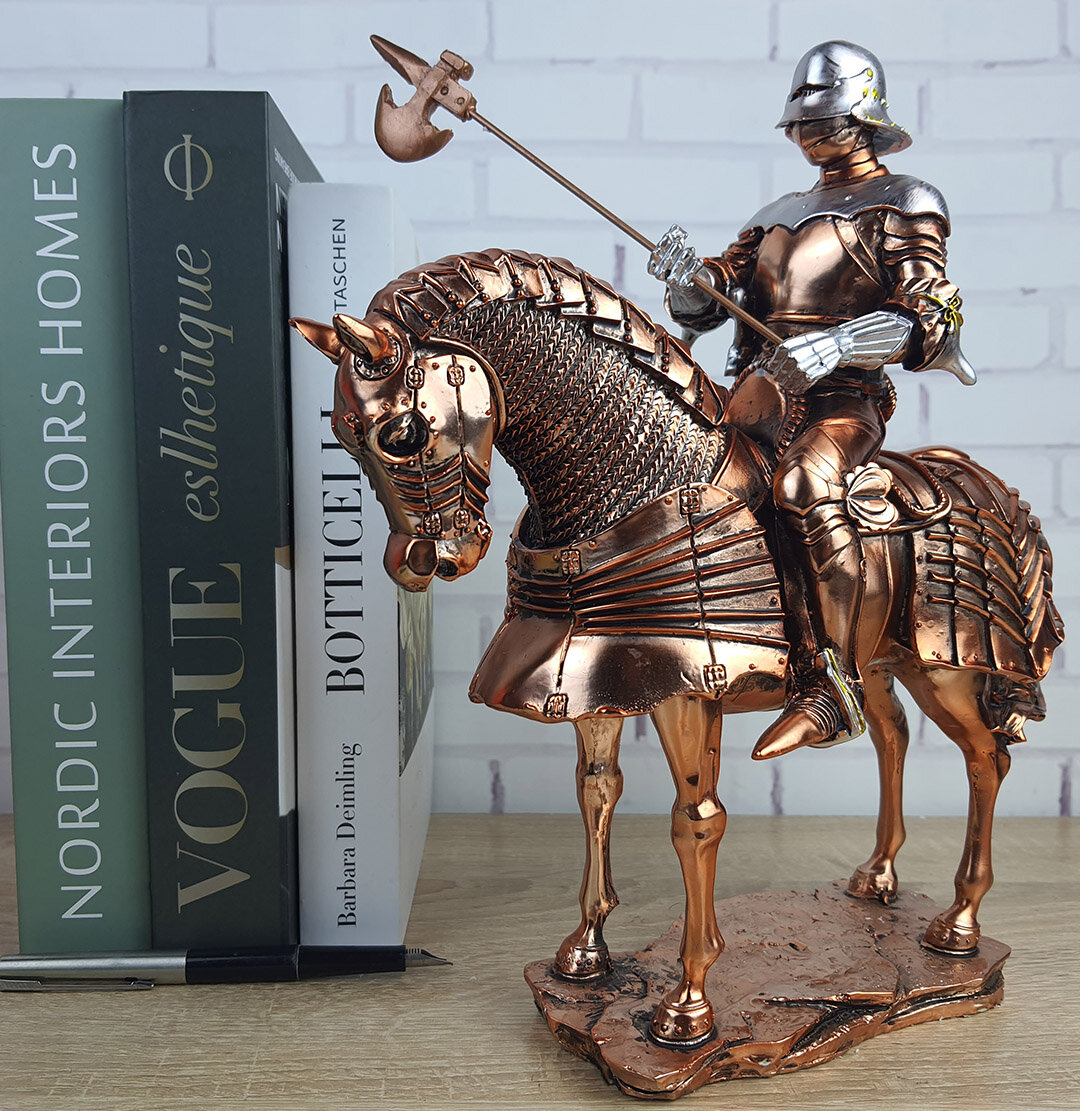 Статуэтка Рыцарь на коне , 27х25х11см, камень, металл 993-1