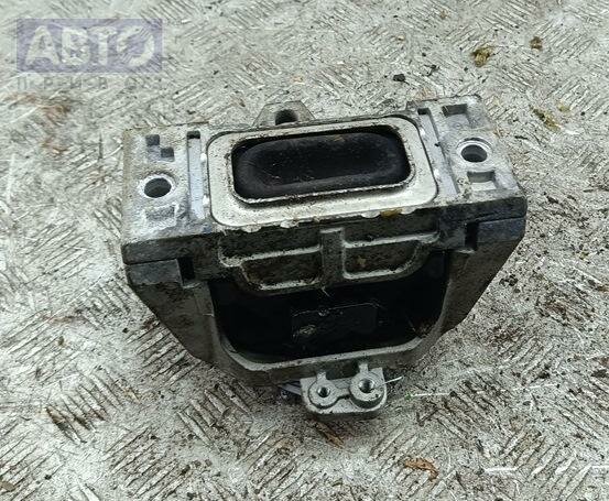 Подушка крепления двигателя Volkswagen Golf-4