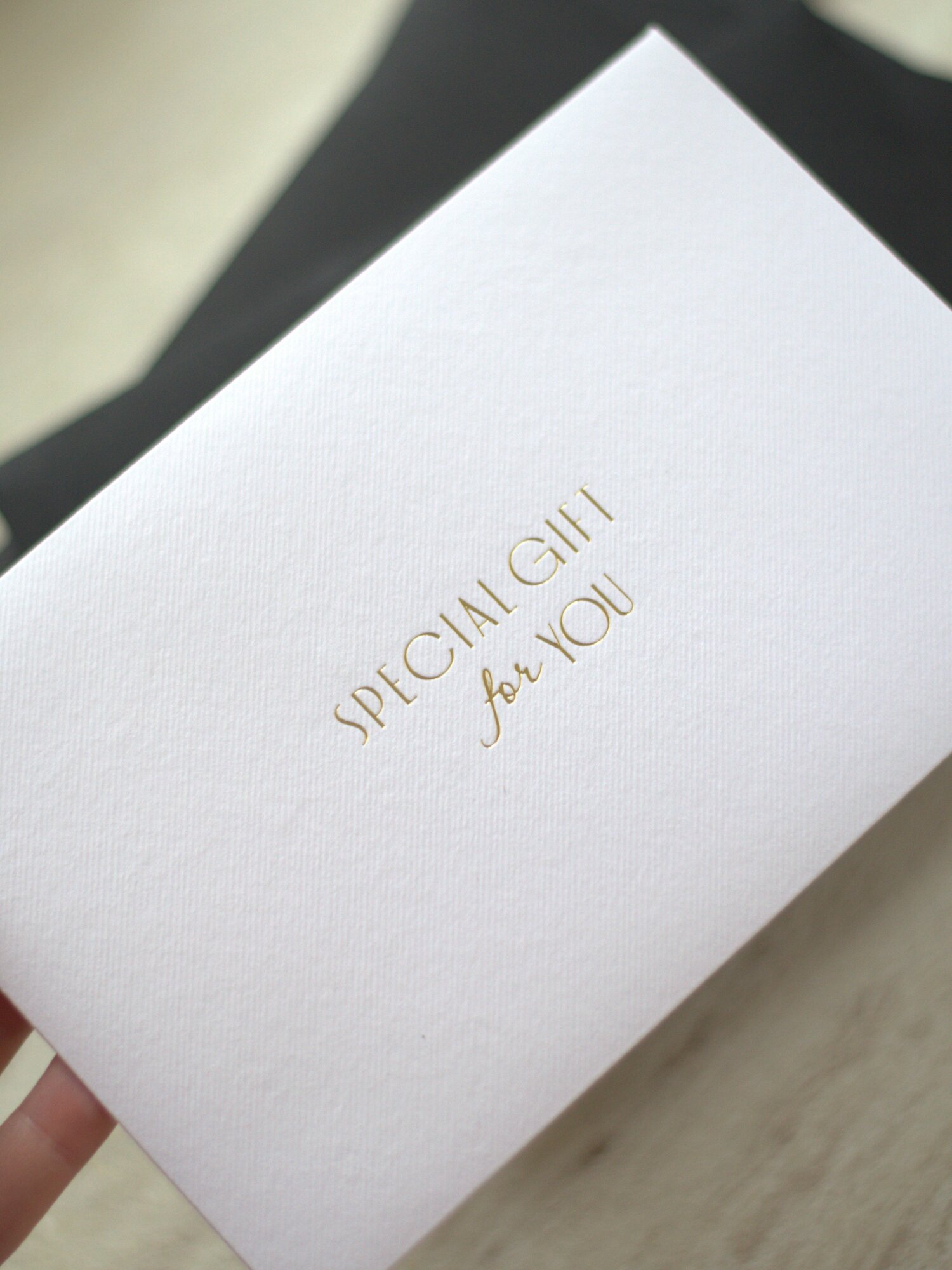 Конверт белый с золотым тиснением и сургучем,11,5*17,5 см для сертификата, денег, открытки, приглашения, фото, 1 шт