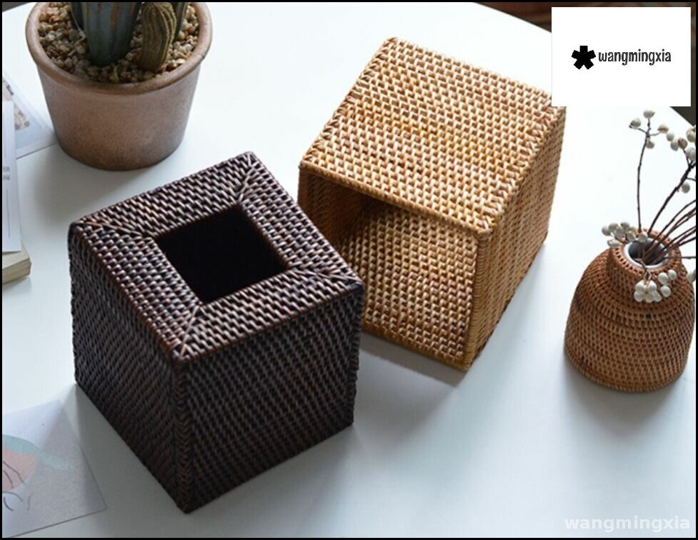 Эксклюзивный контейнер для салфеток 14X14X14CM сплетен из ротанга