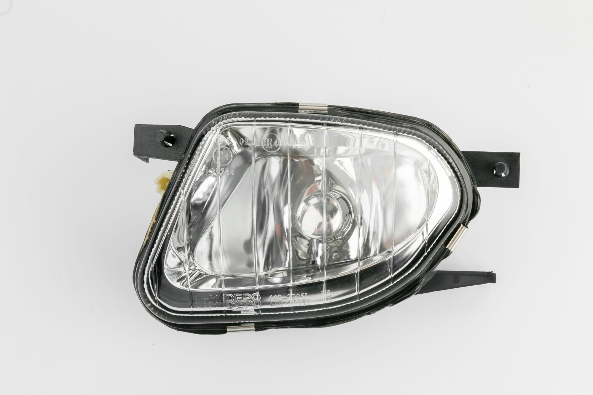 Противотуманная фара левая для Мерседес Е-Класс 2002-2009, Спринтер 2002-2013, oem A2118200556 арт 4402005LUQ
