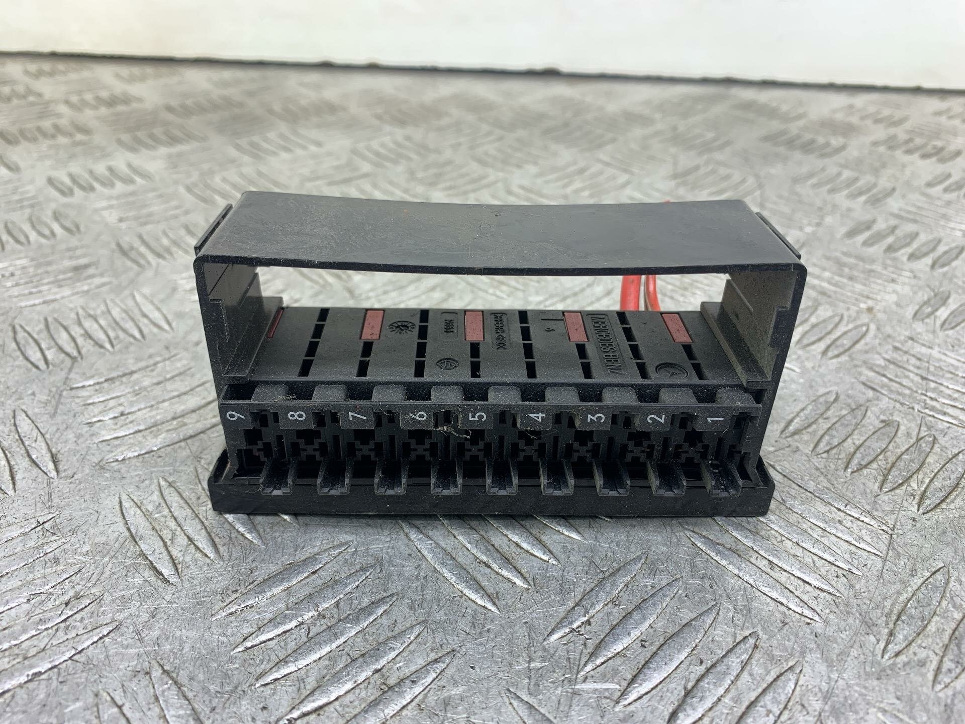 Блок предохранителей Mercedes-Benz Vito W638 (1996 - 2003) A6385454440