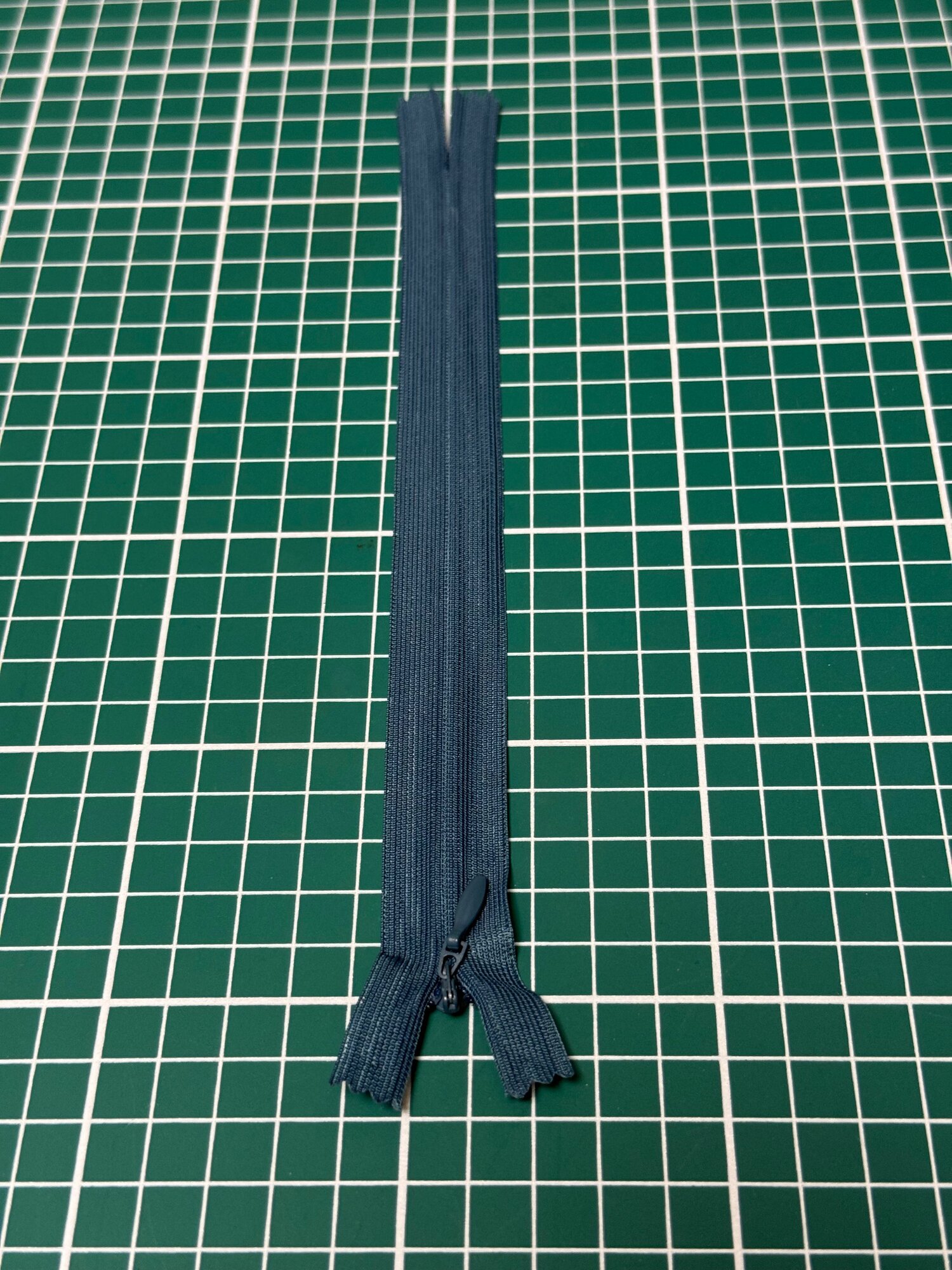 Молния Потайная , замок автомат, цвет темно-бирюзовый, 22 см, цена за 1 штуку.