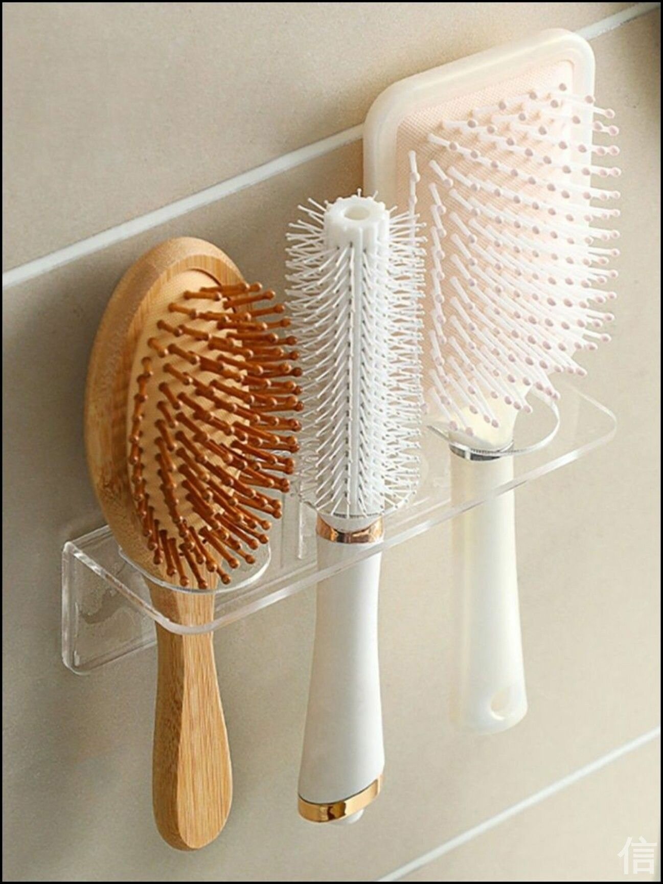 Держатель для расчёсок ванной комнаты
