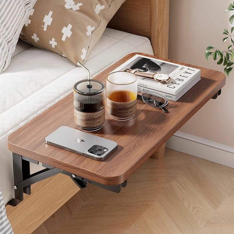 Полки над кроватью