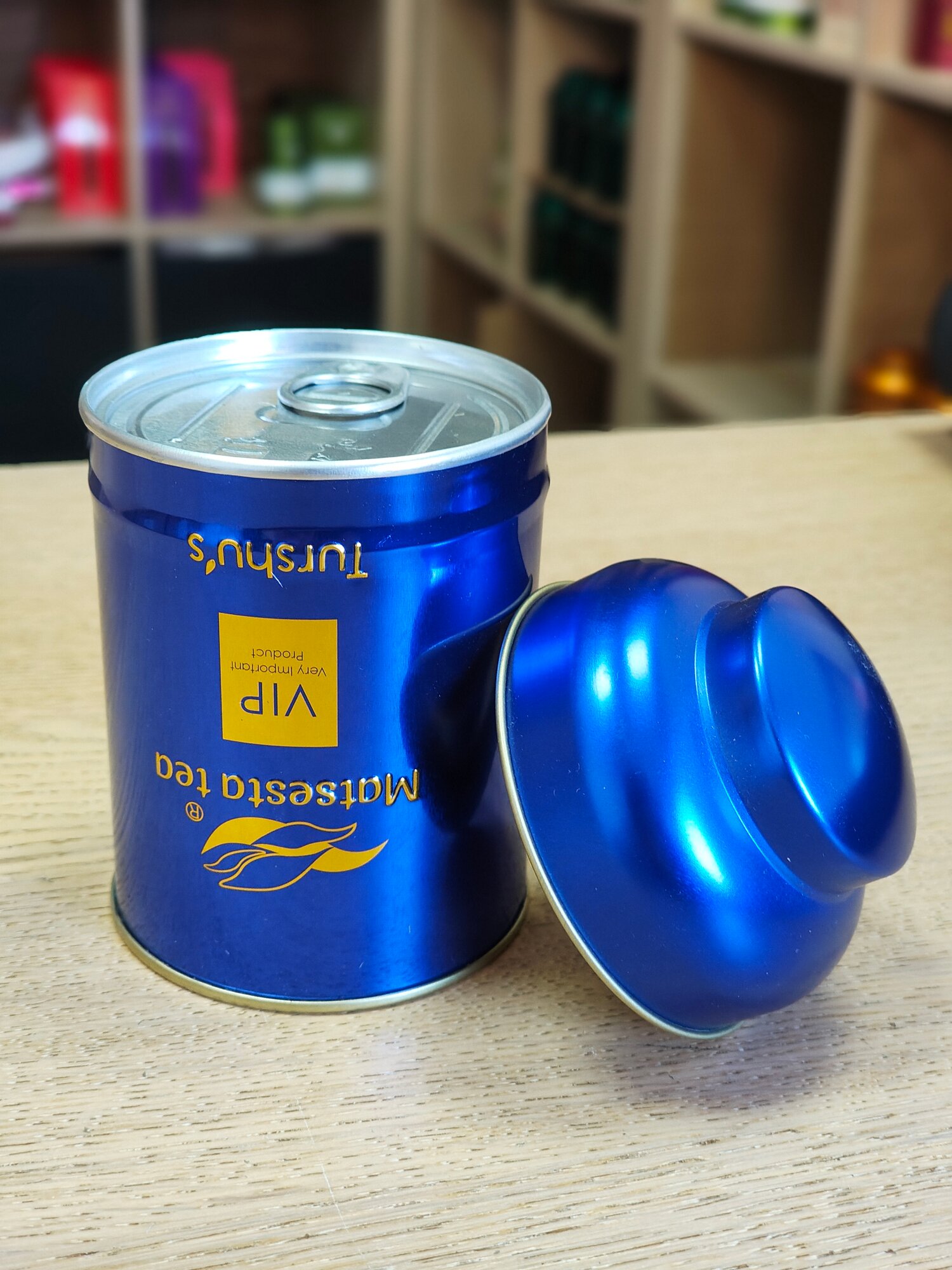 Уценка. Чай черный байховый высшего сорта с черной смородиной и васильком."Премиум" (VIP) ручного сбора.