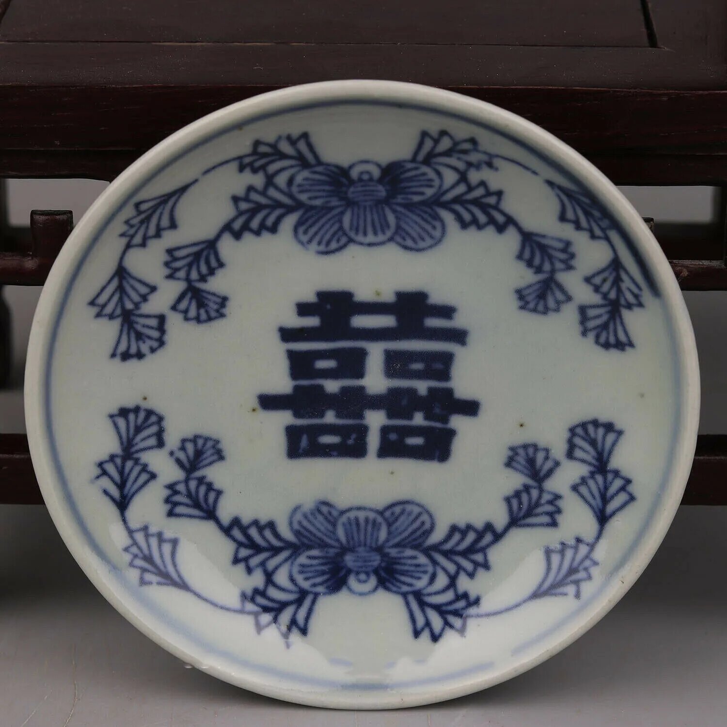 3,4-дюймовая китайская сине-белая фарфоровая тарелка с цветочным блюдцем и китайским иероглифом, маленькая тарелка
