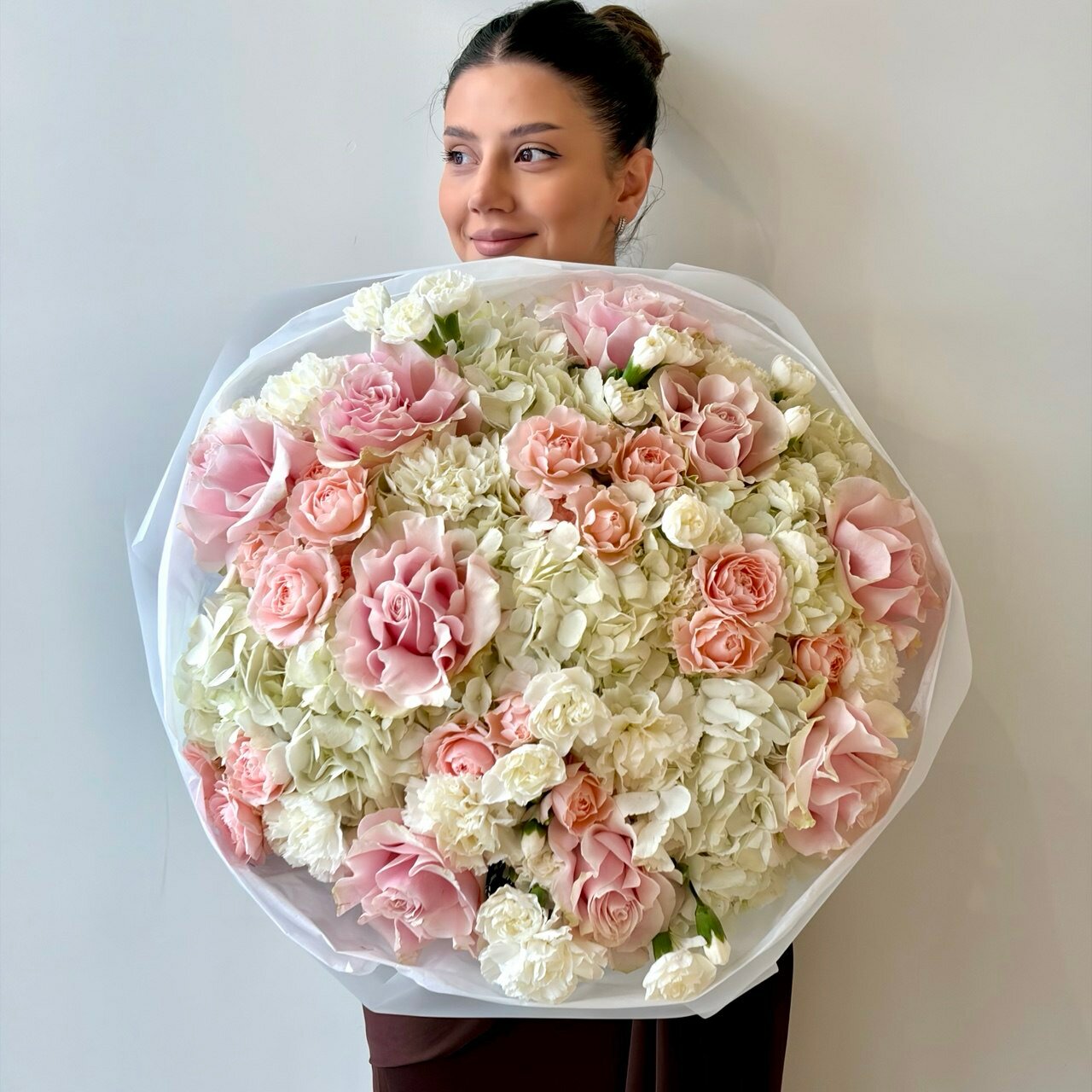 Воздушный букет гортeнзий, французской розы и диантуса #958