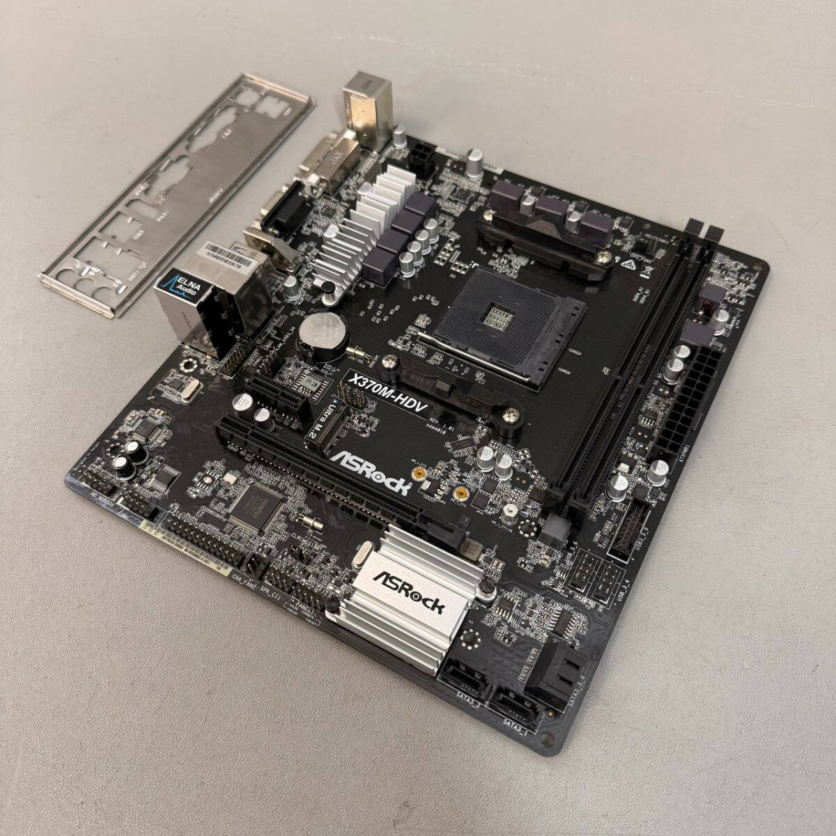 Материнская плата ASRock X370M-HDV