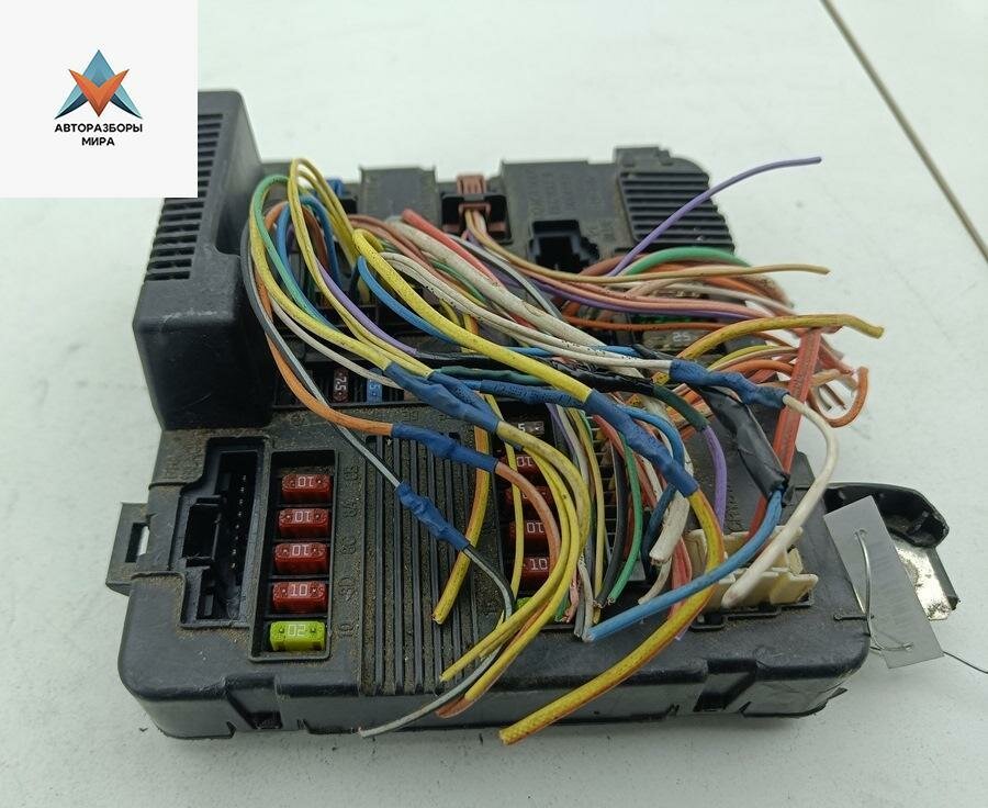 Блок предохранителей Renault Scenic 2 2004