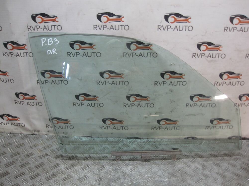 Стекло двери переднее правое Volkswagen Passat B3 Volkswagen