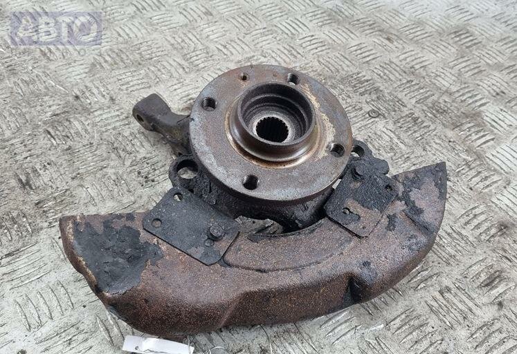 Ступица передняя правая Volkswagen Passat B3