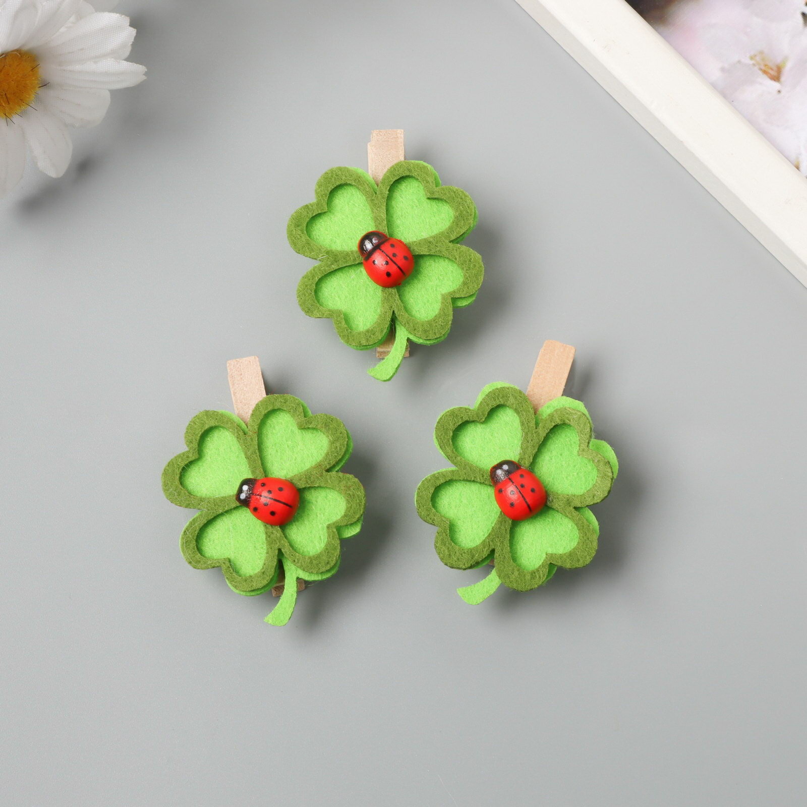 Декор для творчества дерево, фетр "Прищепка. Клевер и божья коровка", набор 3 шт, 1.7x4.6x5.5 см