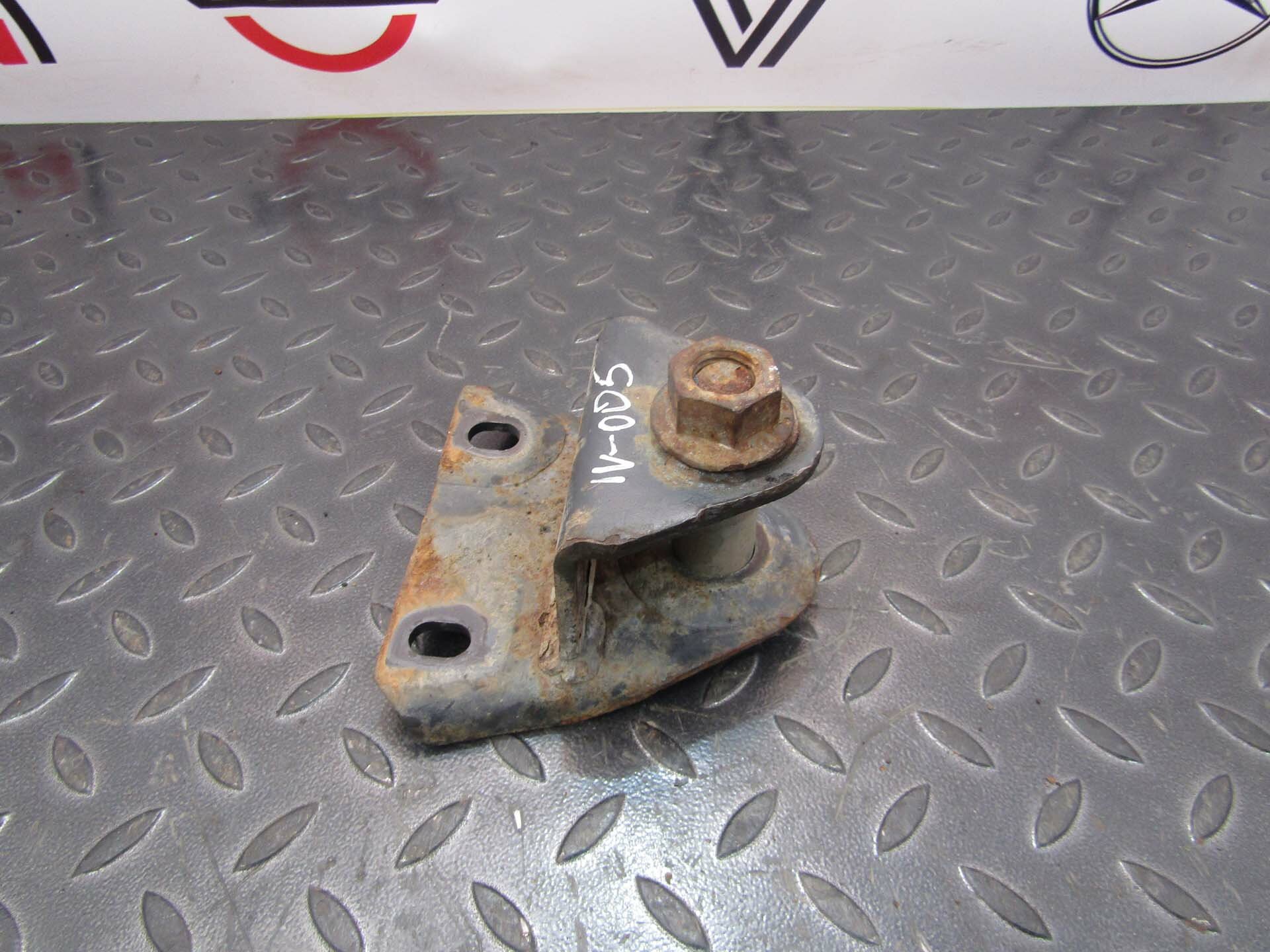 Кронштейн стойки стабилизатора передний правый Iveco Stralis