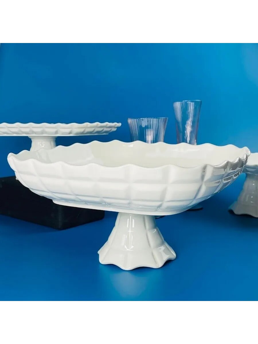 Квадратная фруктовница на ножке Lenardi Корнелия 30,5х16см фарфор