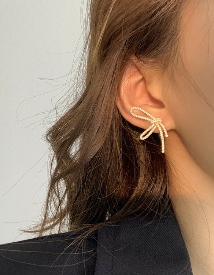 Серьги непарные, пусеты, циркон