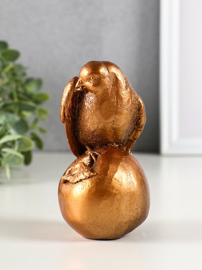 Фигурка гипс «Птица на яблоке», 13 см, под бронзу