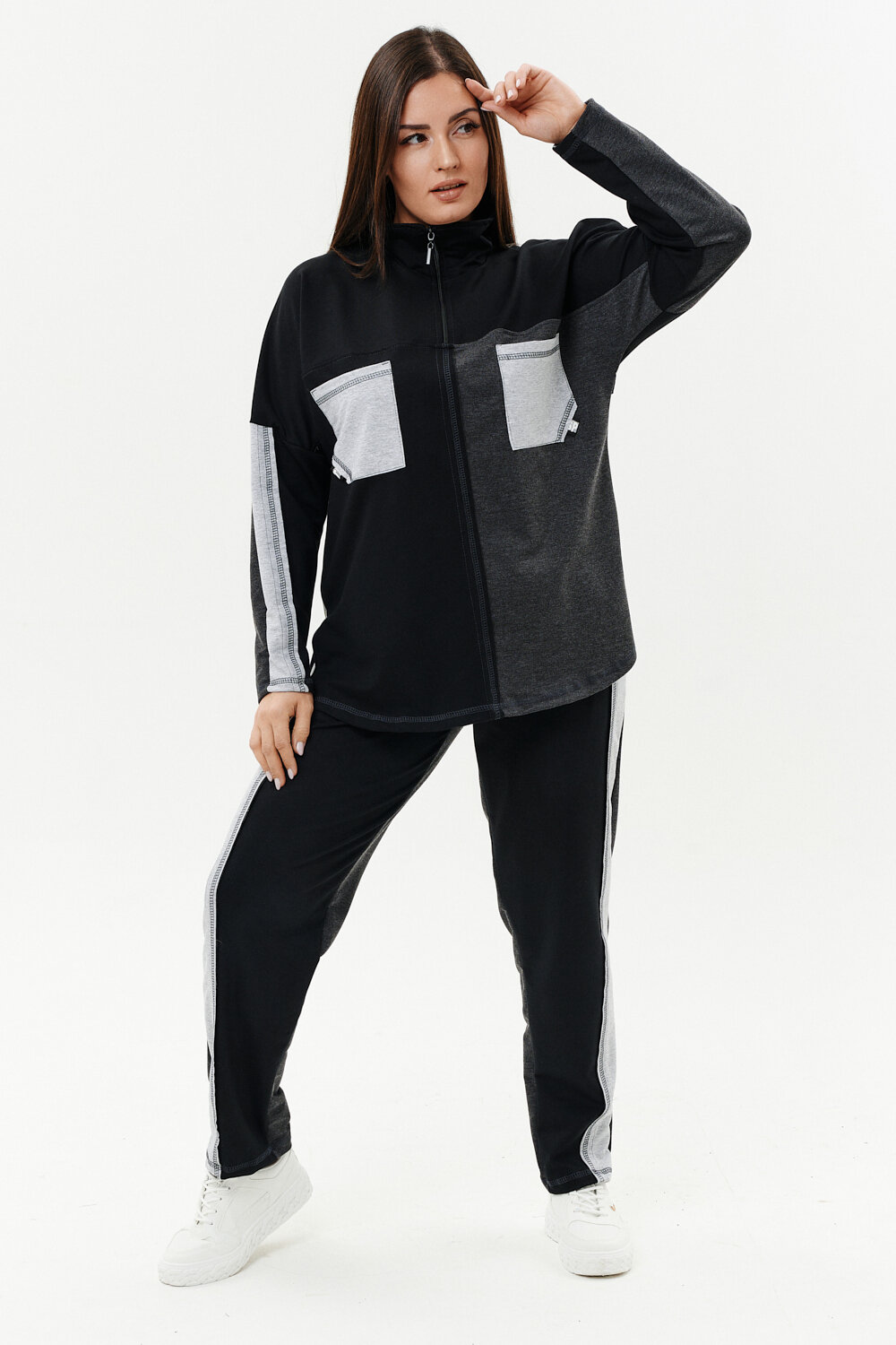 Костюм спортивный