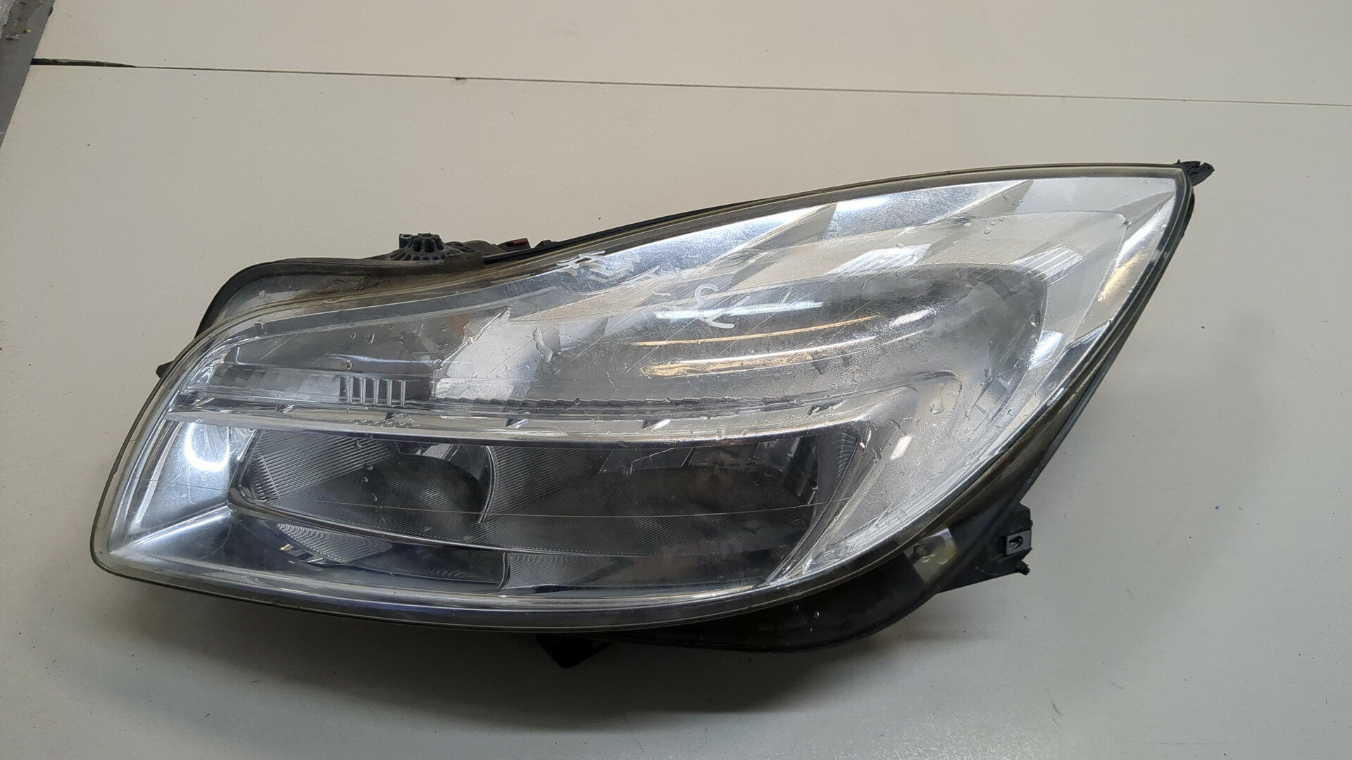 Фара (передняя) левая Opel Insignia Б/У