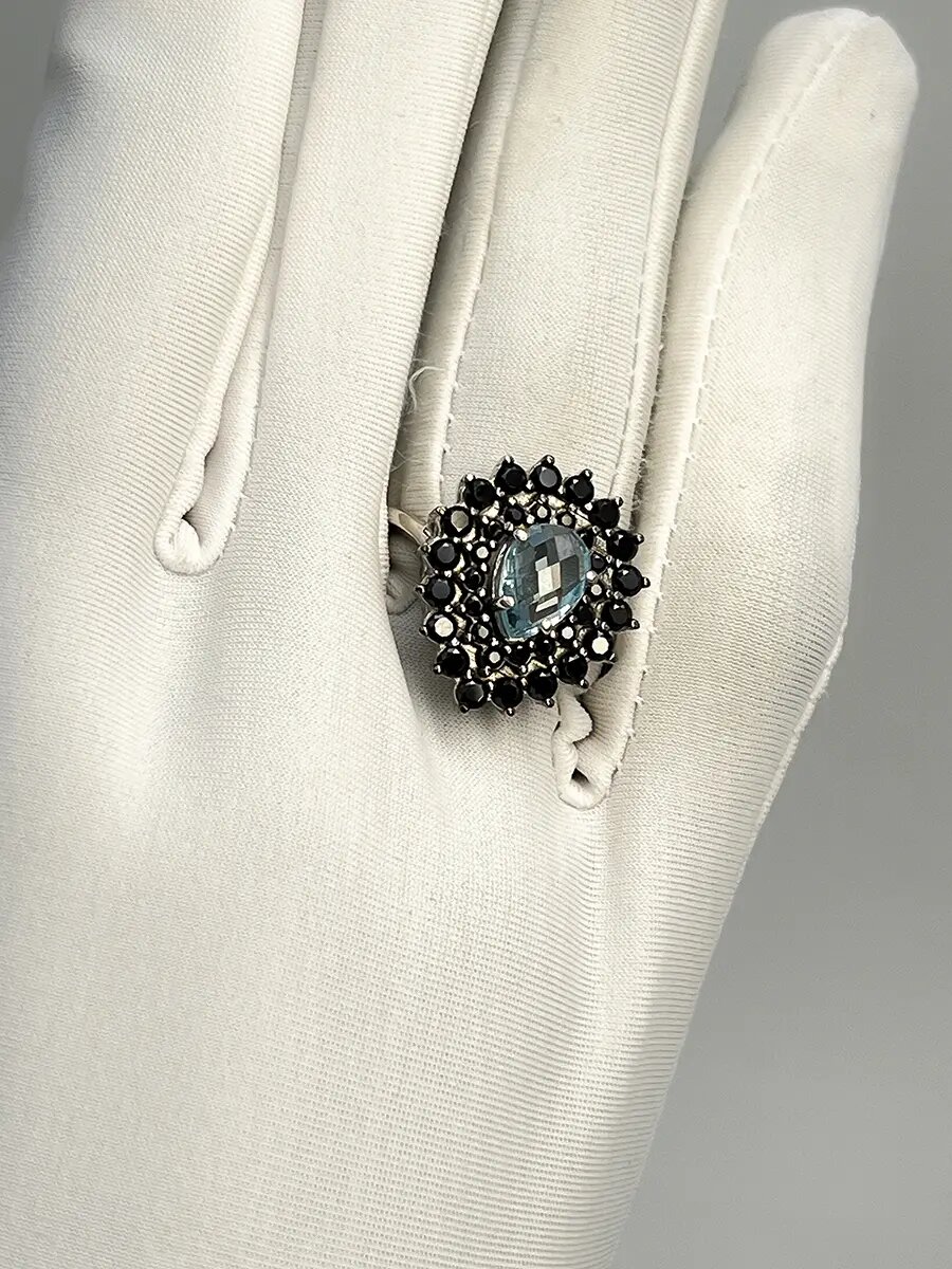Кольцо, серебро, 925 проба, чернение, шпинель, топаз