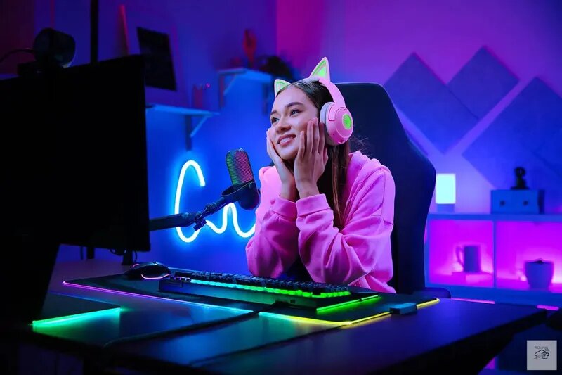Razer Микрофон студийный Seiren V3 Chroma, черный