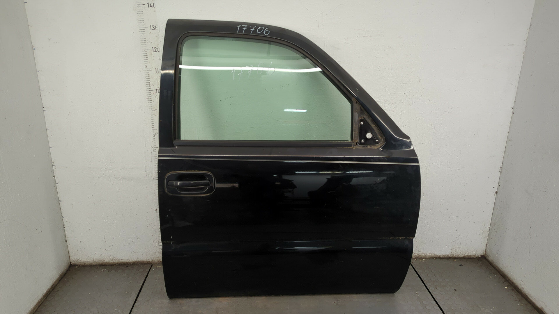 Дверь боковая (легковая) правая передняя Chevrolet Tahoe Б/У