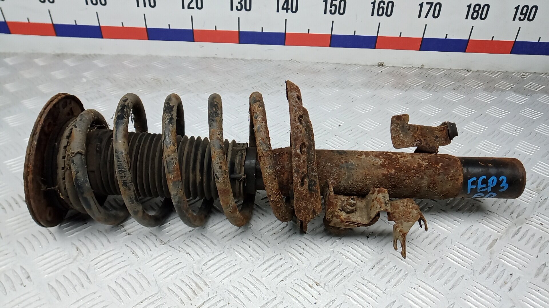 Стойка передняя правая VOLVO XC60 1