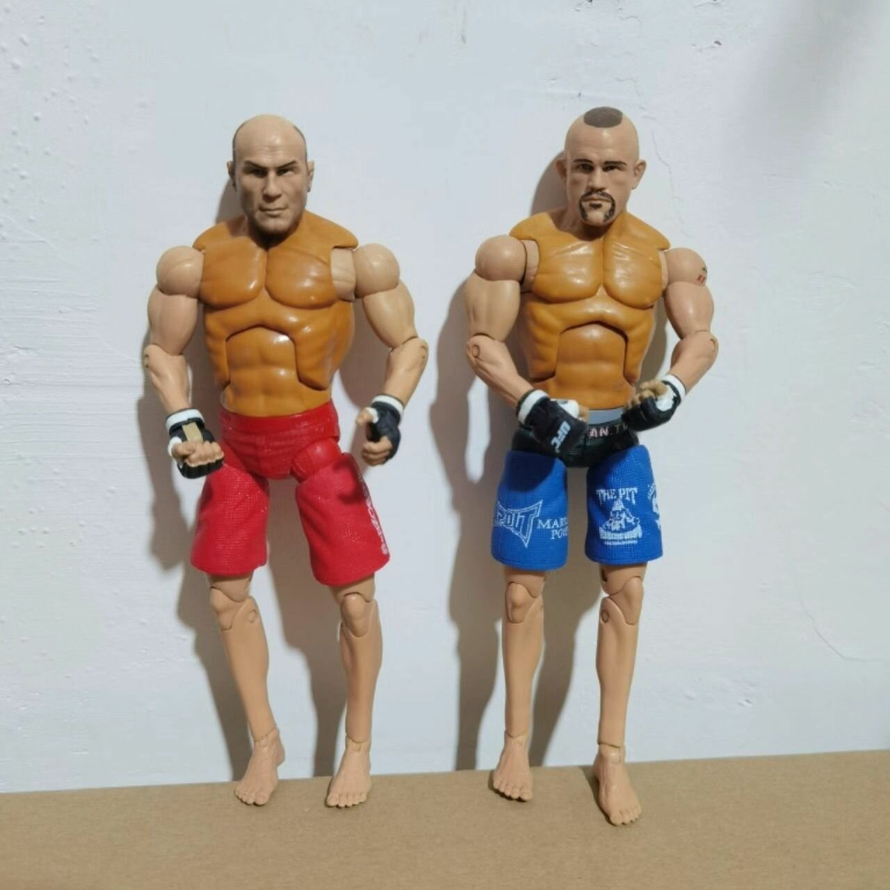 Экшн-фигурка борец UFC, Двухместный боевой костюм, 2 шт. (20см, пакет)