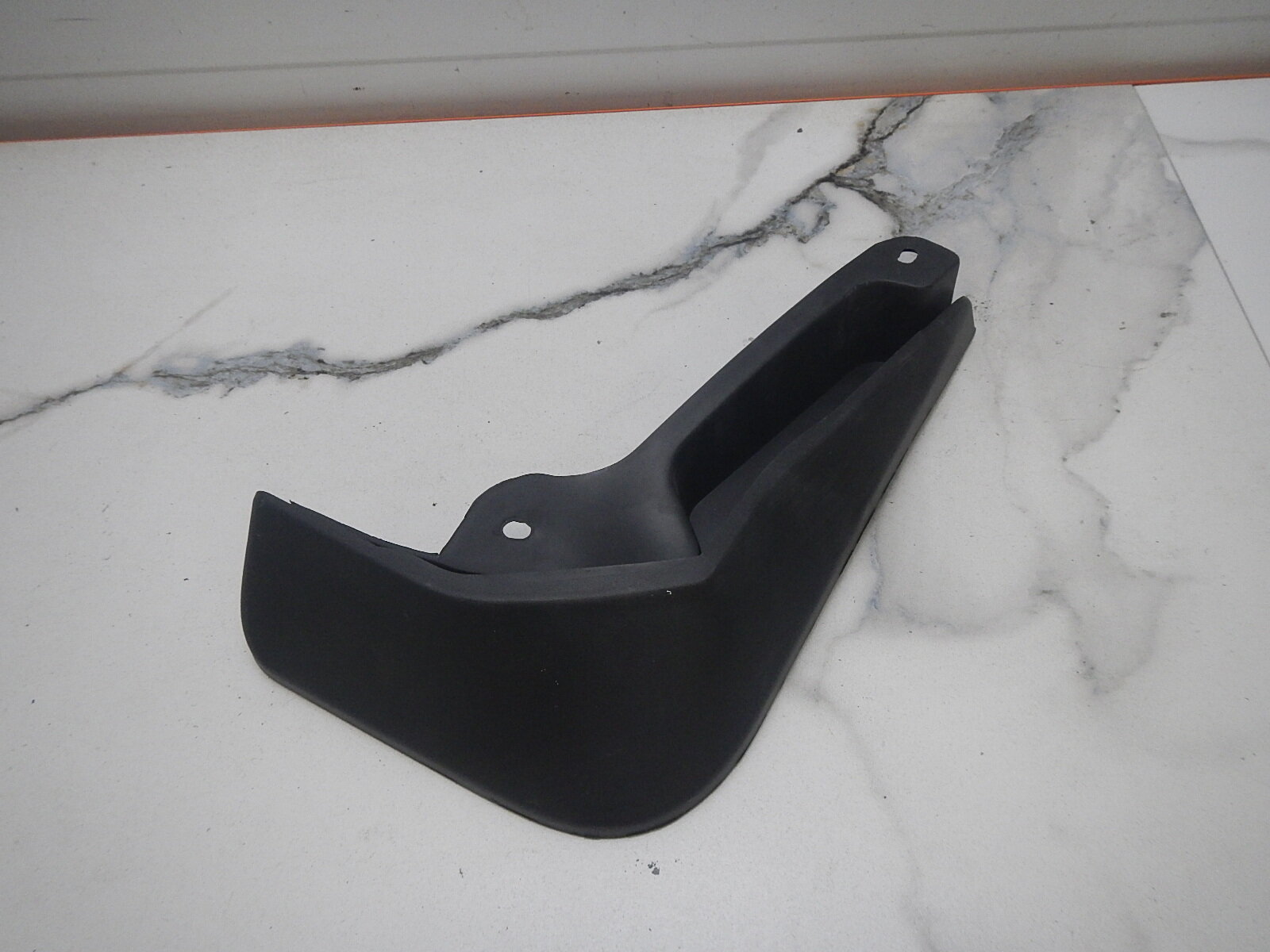 Б/У Брызговик задний правый, Ford (Форд)-FOCUS 3 (11-19) FORD FOCUS 3 (11-19) SAT Дубликат, новый. 631980 FORD арт. STFDA...