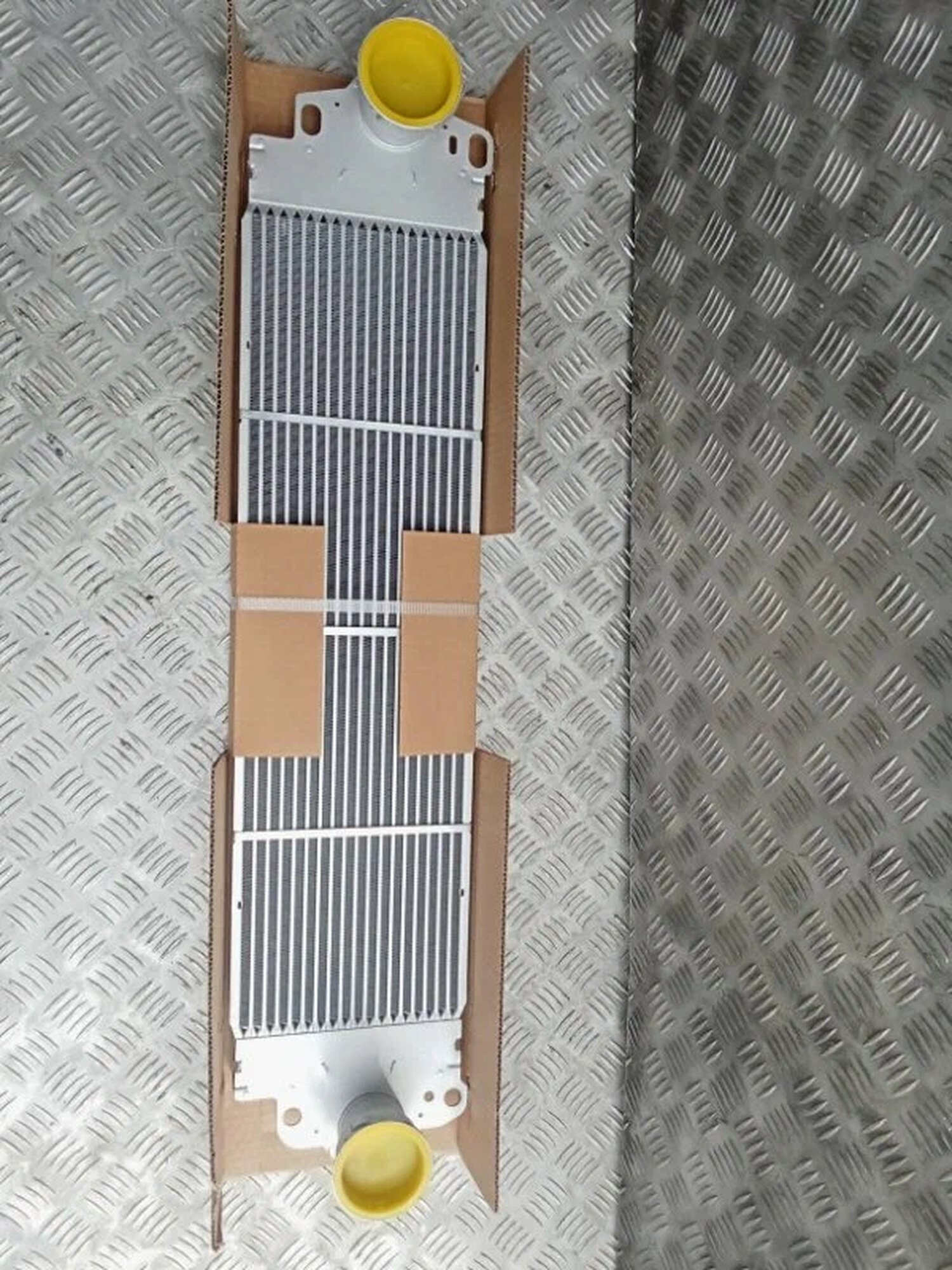 Интеркулер для Volkswagen Transporter T5 2003г, 2.5TDi, серый