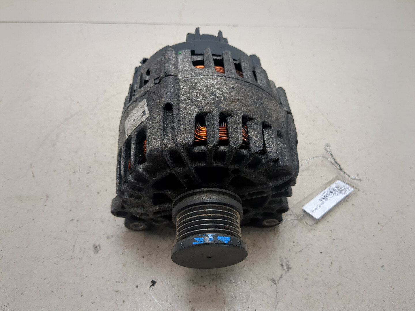 Генератор Volkswagen Transporter 5 Б/У