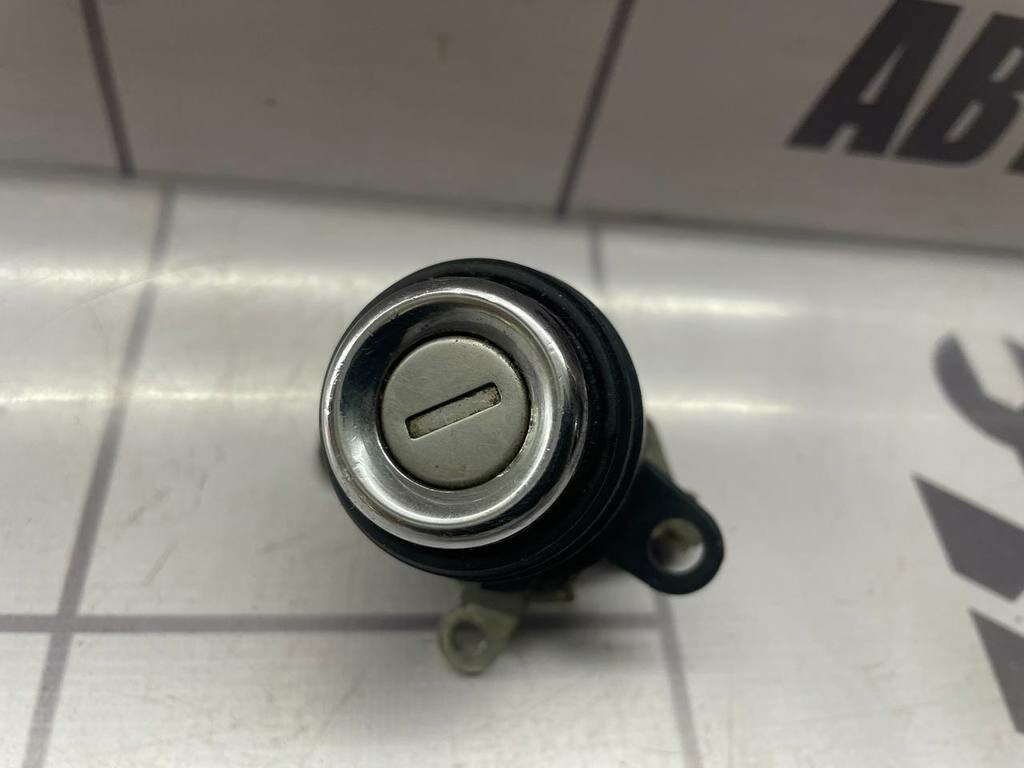 Вставка замка багажника Audi 80 90 B3 86-91
